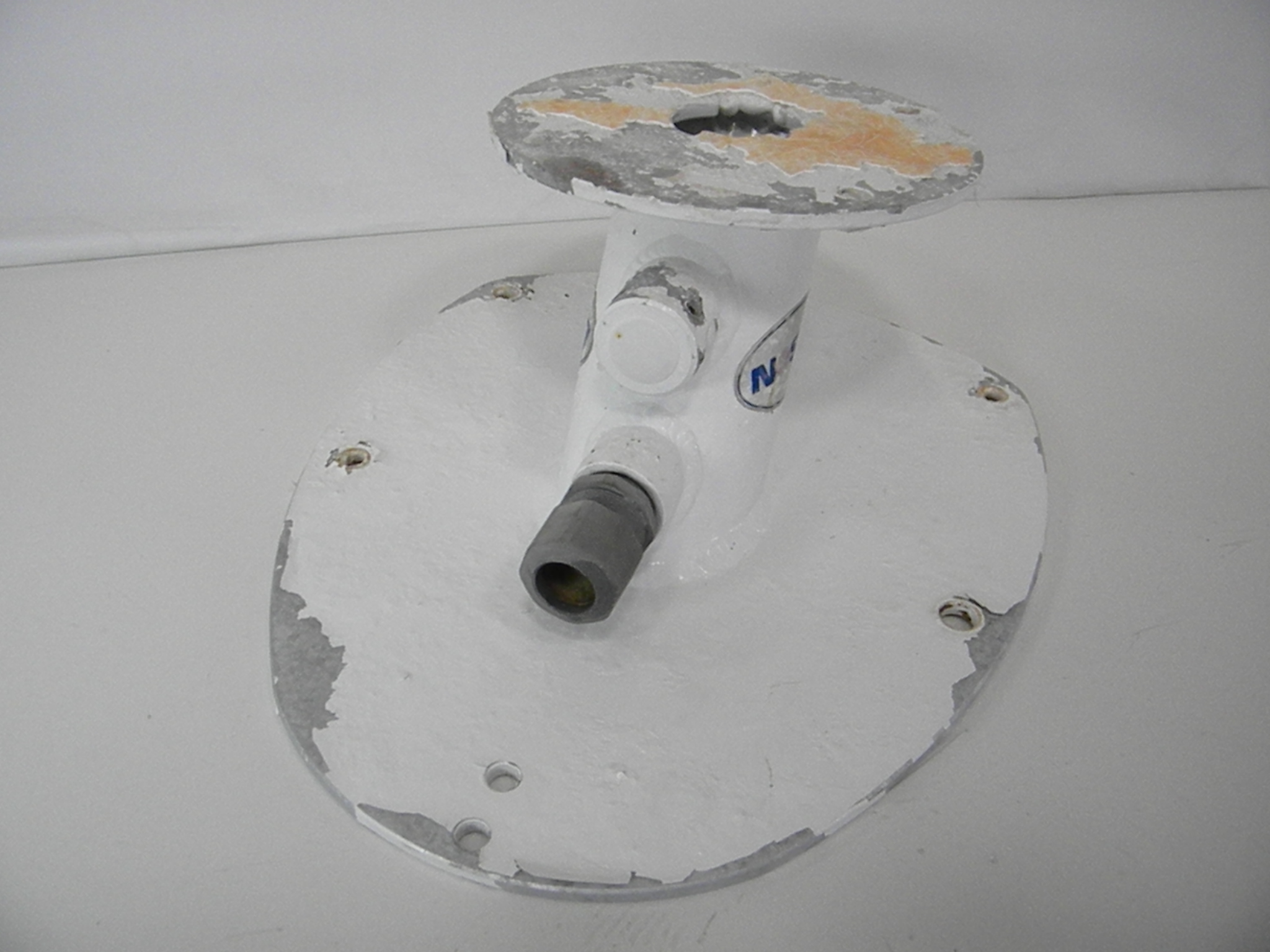 Edson 5" Aft Leaning 4.5 Deg. Forward Tilt Radar Mount for Raymarine 18 ...