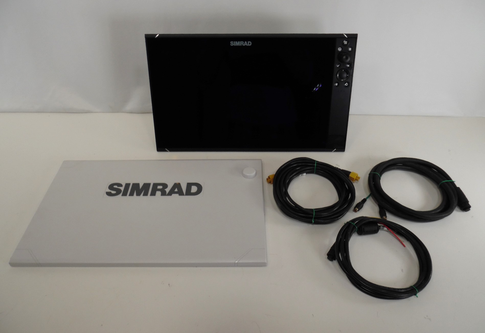Simrad NSS16 Evo3 16" Touchscreen MFD Chartplotter -Tested Good- W ...