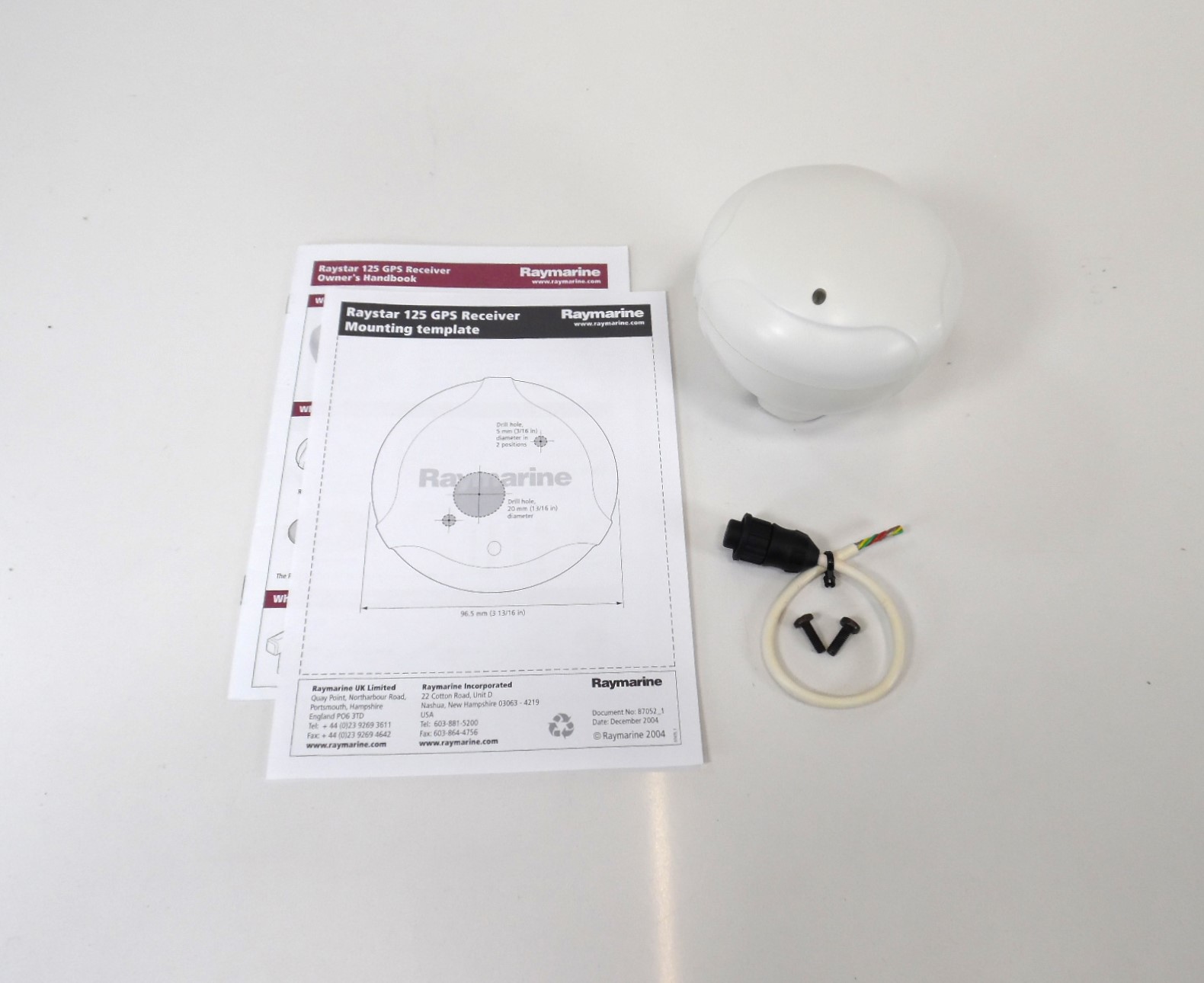 Raymarine Raystar 125 GPS Antenna with Accessories / NEW Battery E32042 ...