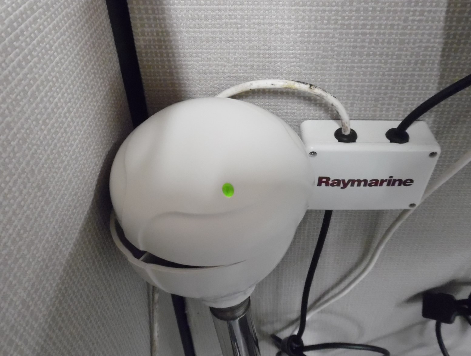 Raymarine Raystar 125 GPS Antenna with Accs. / NEW Battery E32042 ...