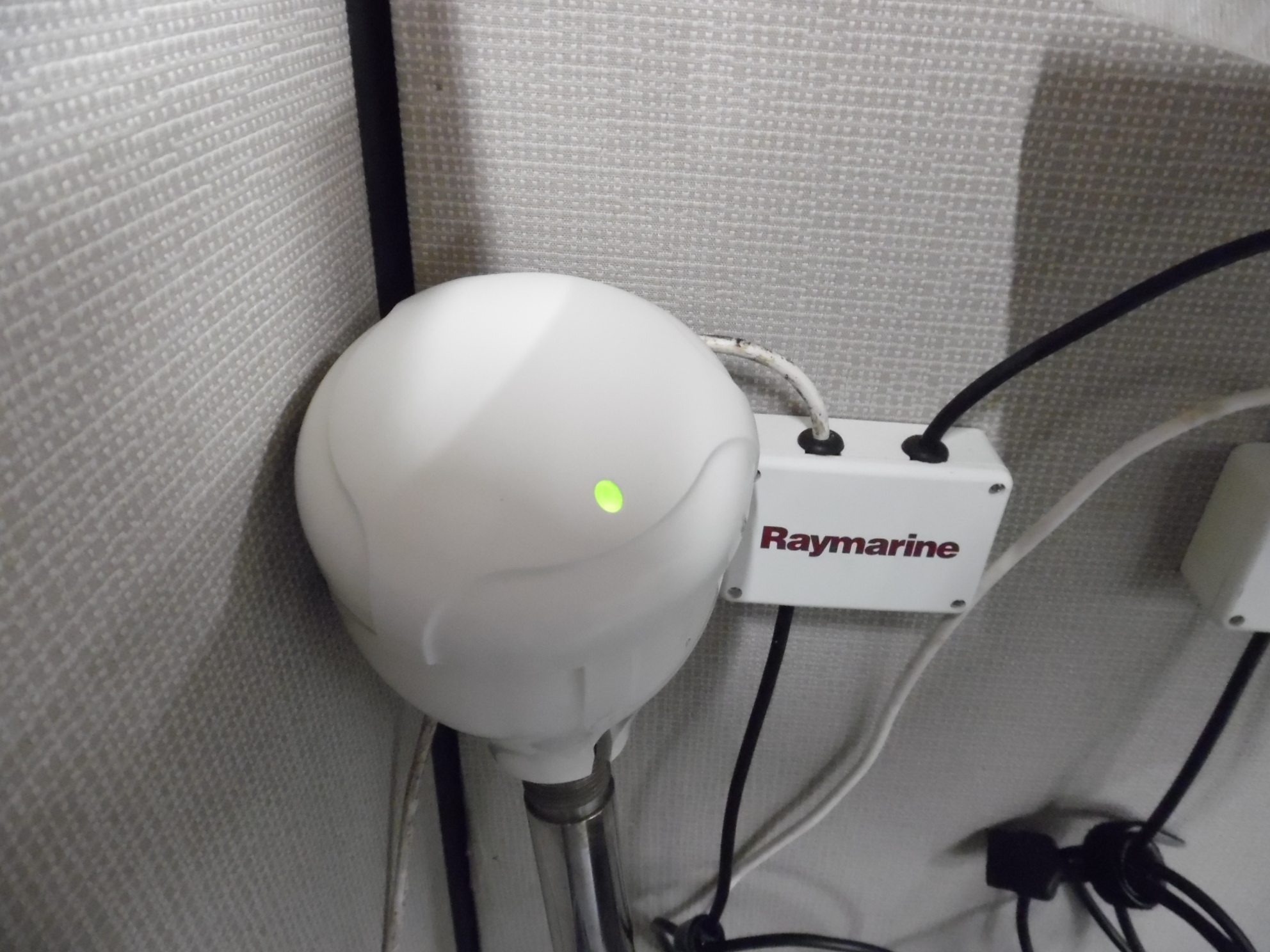 Raymarine Raystar 125 GPS Antenna with NEW Battery *CORE ONLY* E32042 ...