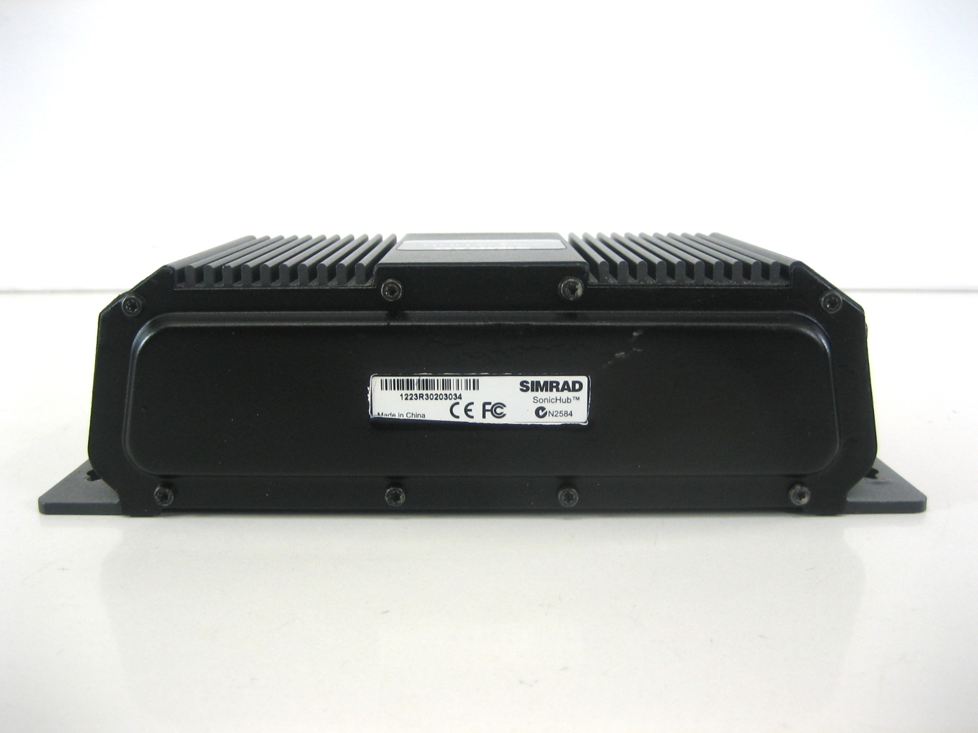 Simrad SonicHub Marine Audio Server & Fusion MS-BT100 - Max Marine ...