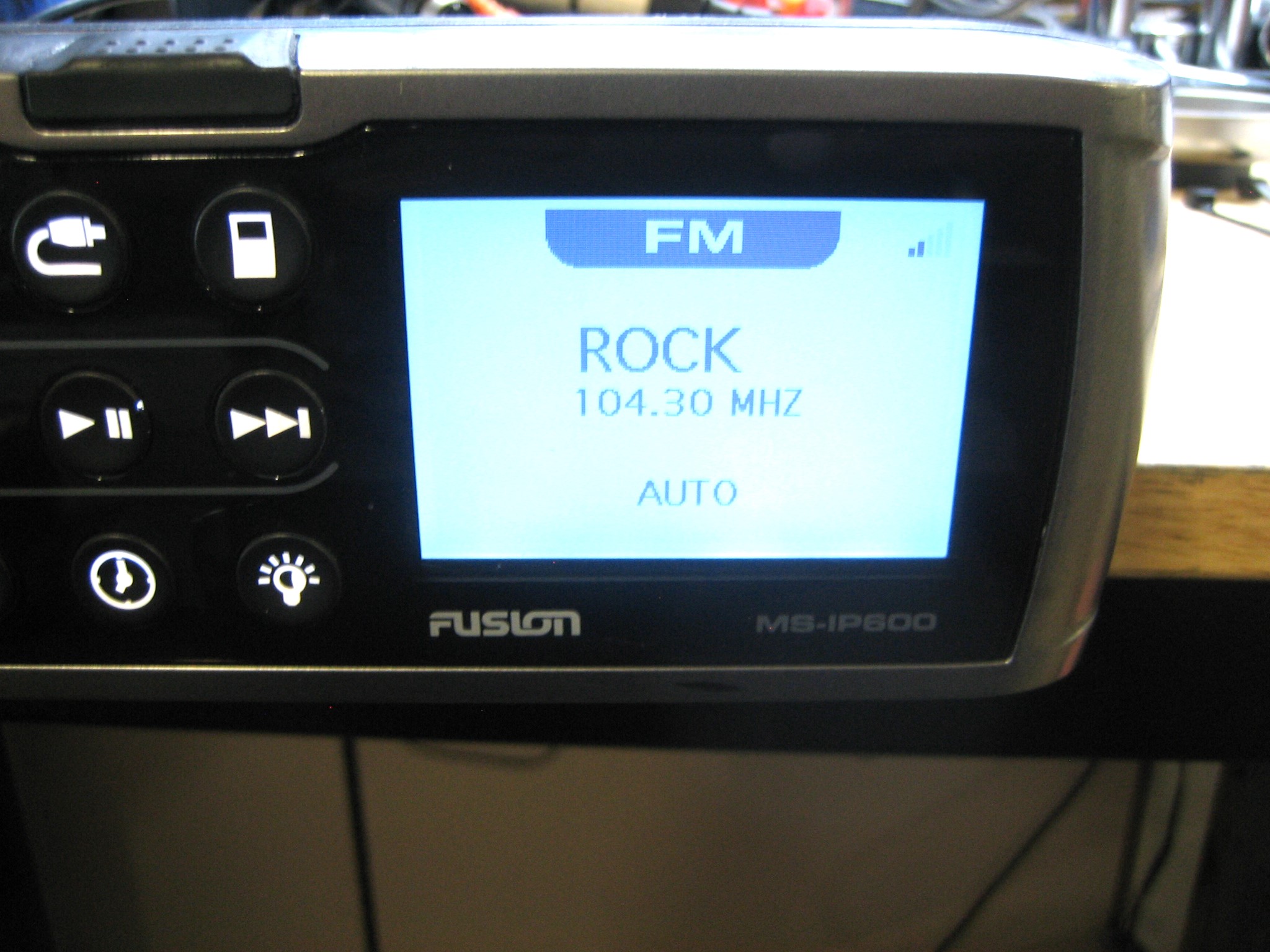 Fusion MS-IP600 Marine Entertainment Stereo System For ipod - Max ...