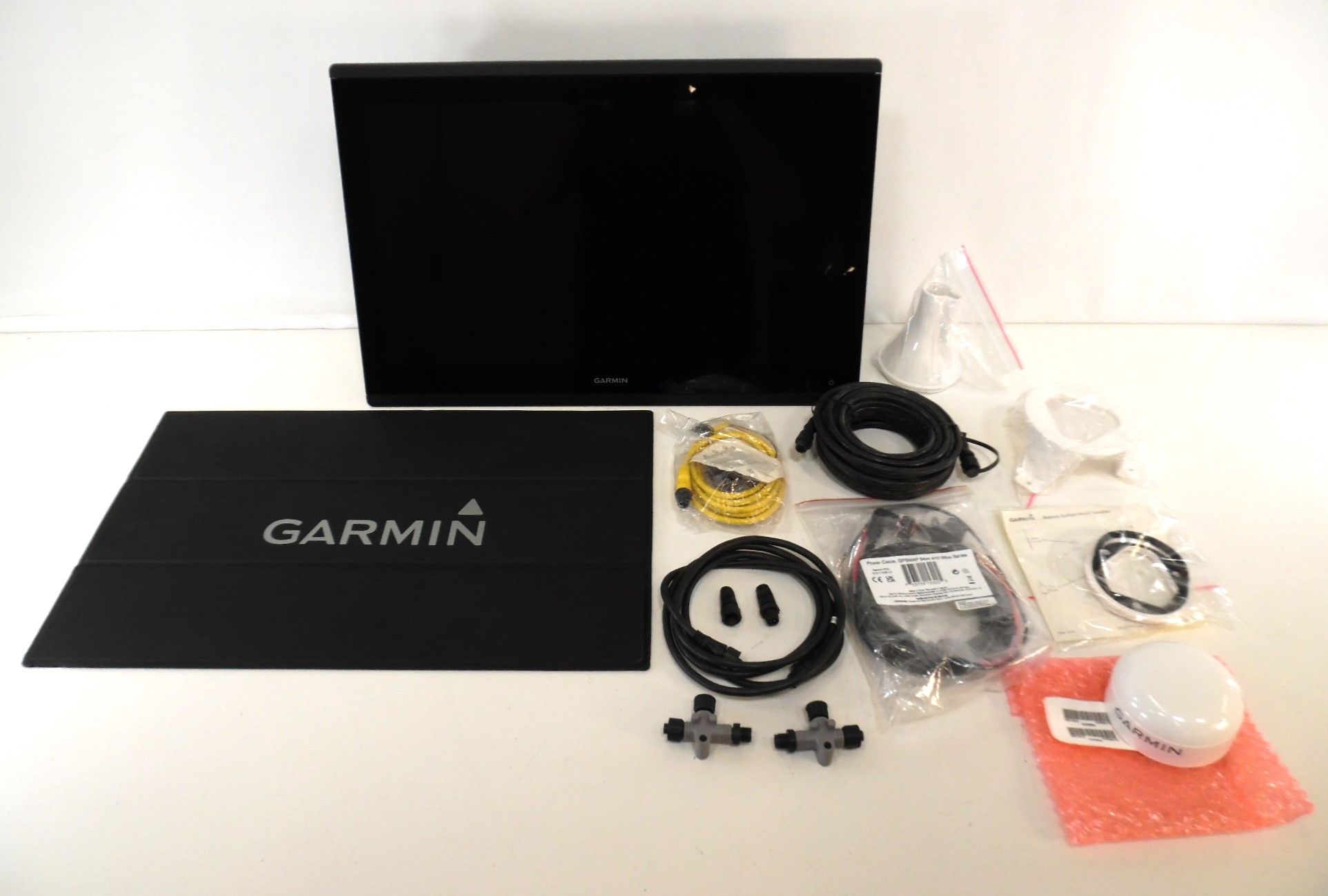 Garmin GPSMAP 8622 22″ MFD (010-01511-50) W/ Accessories (Tested Good ...