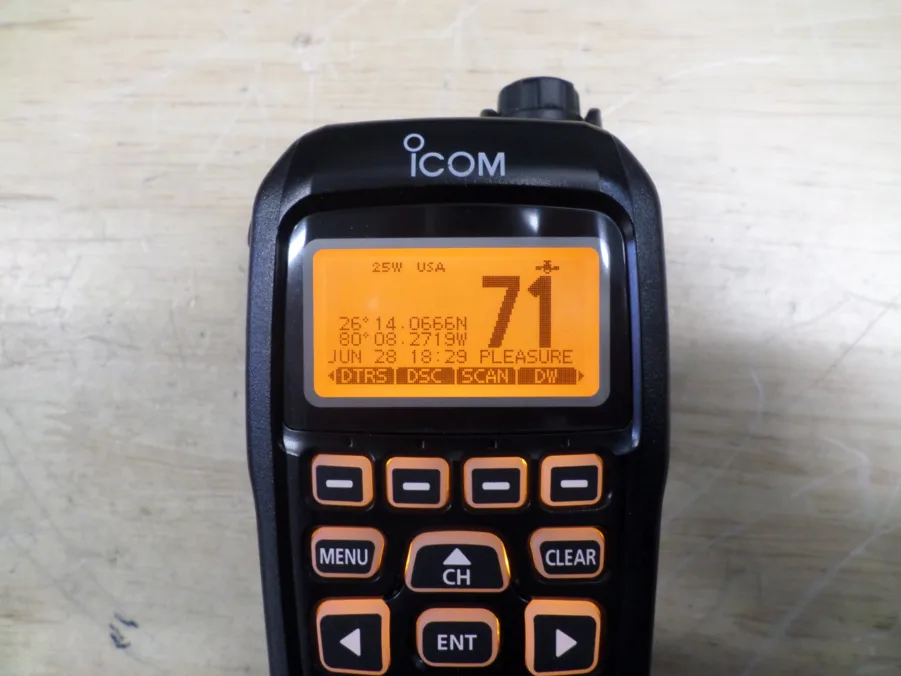 Icom IC-M400BB Black Box Marine VHF Radio With Handset Complete System ...