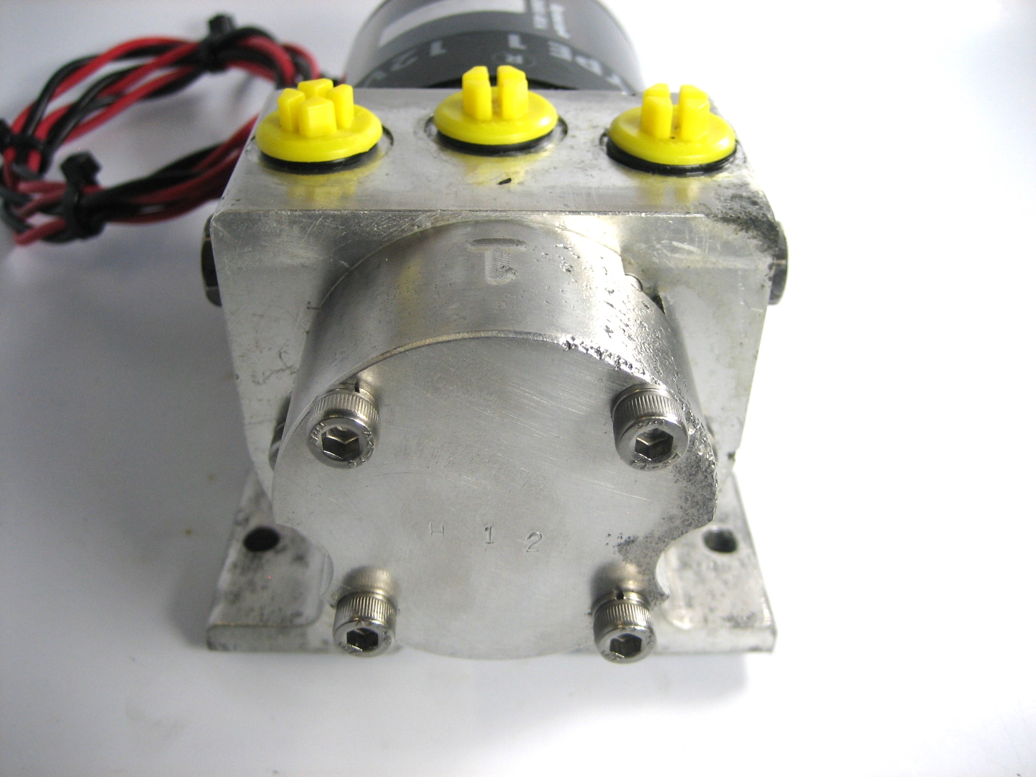 Raymarine M81120 Type 1 12V Reversible Hydraulic Autopilot Pump - Max ...