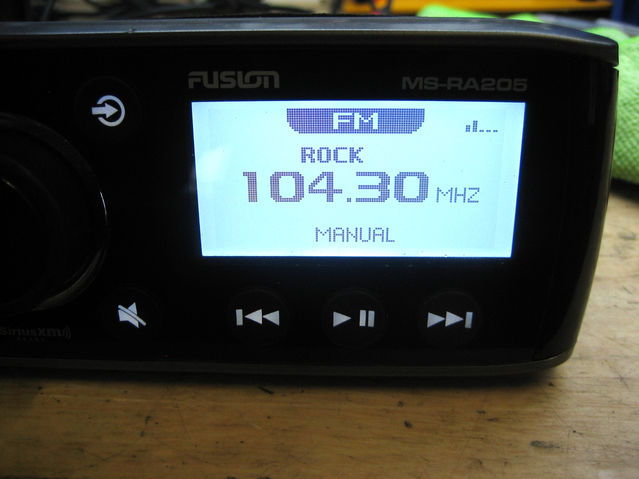 Fusion MS-RA205 Compact Marine Stereo Sirius XM Ready AM/FM/VHF - Max ...