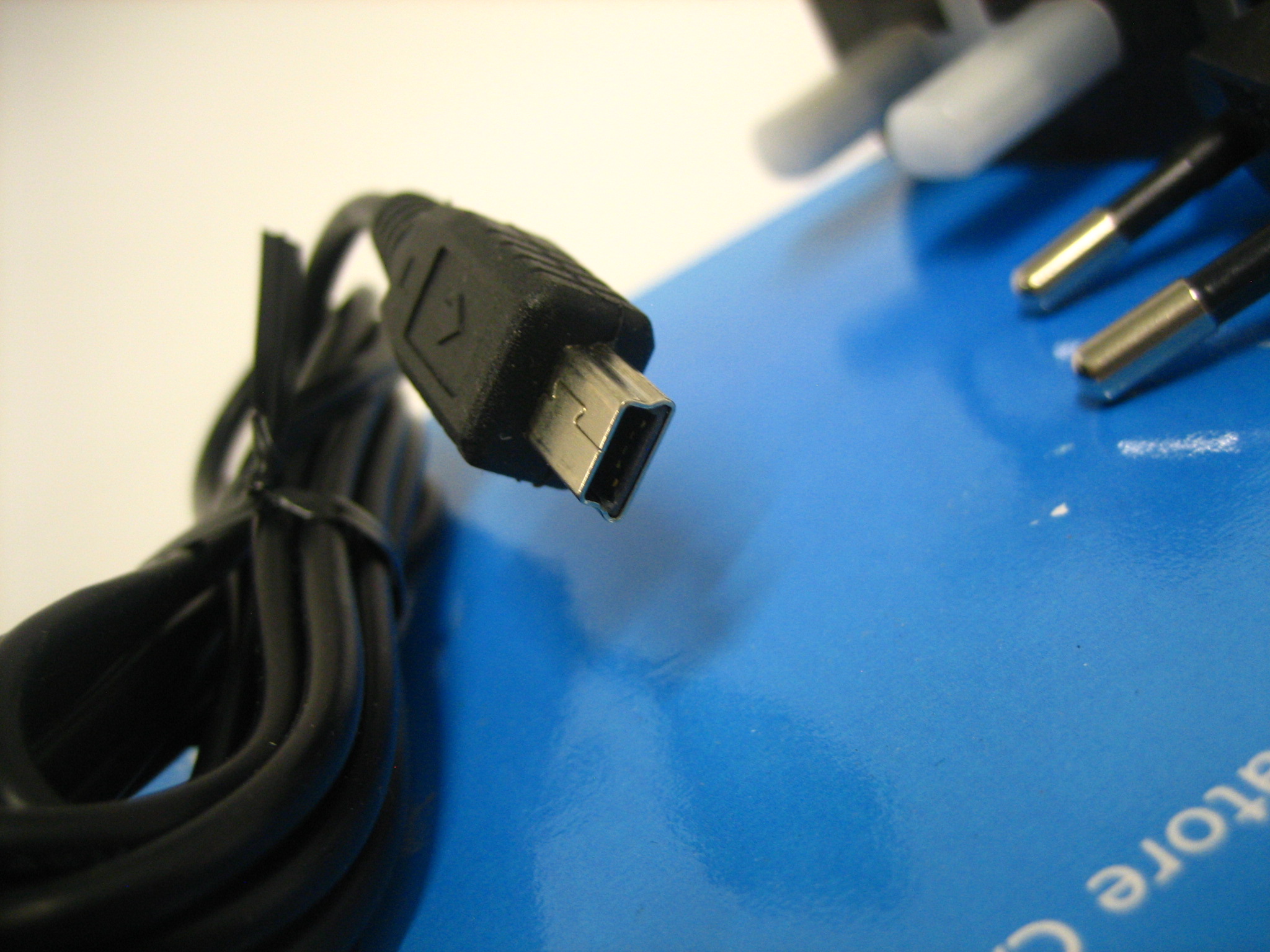 Garmin OEM Genuine AC Adapter Cable w/Int'l Power Adapters for Nuvi 010 ...