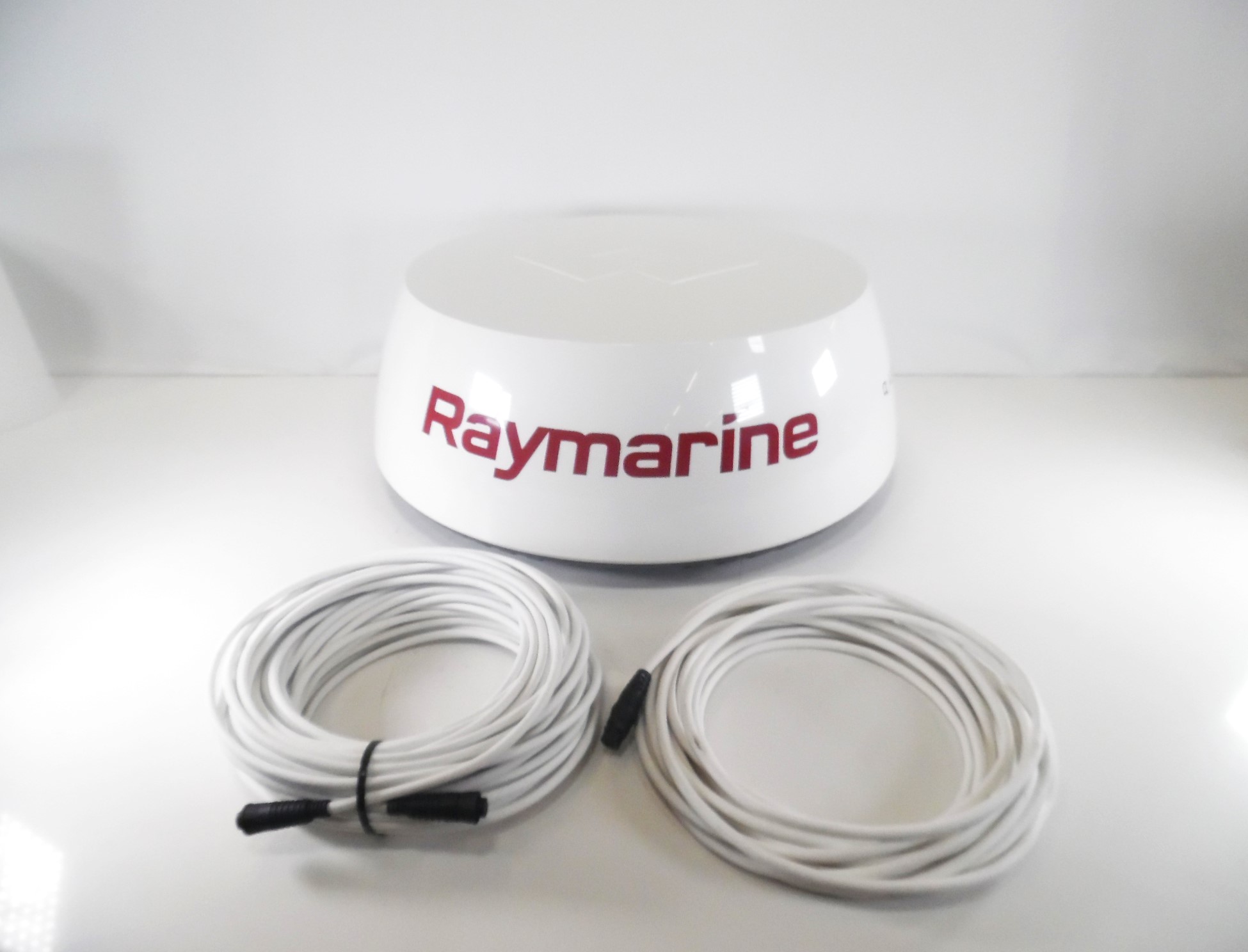 Raymarine Quantum2 Radome Q24D 18″ Radar - E70498 - Great Condition ...