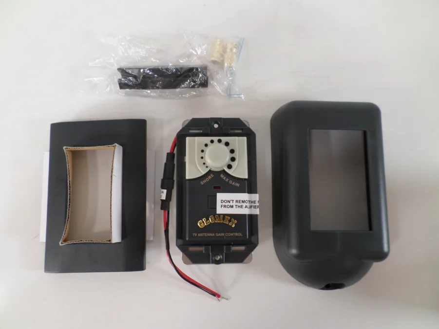 Glomex 50023/98SR12 Adjustable Gaine Line Amplifier for Terrestrial TV ...