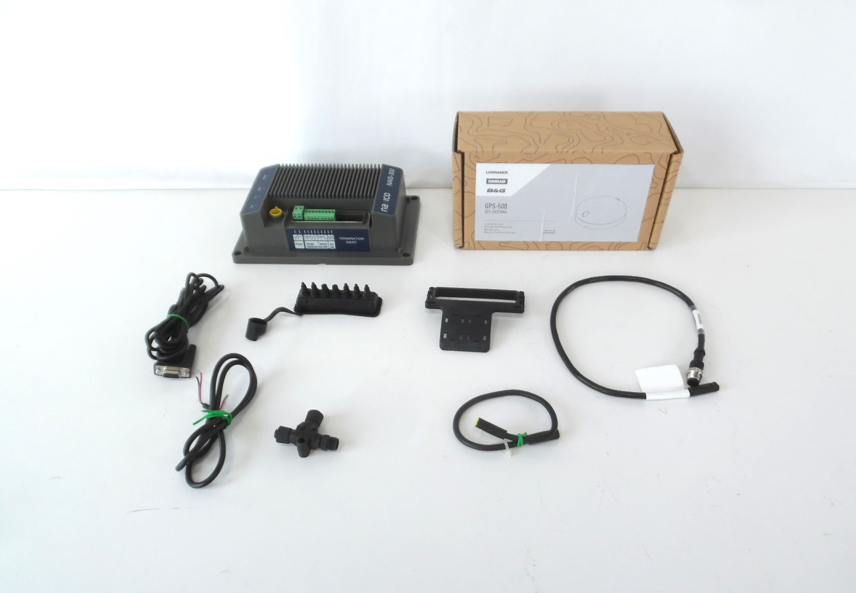 Navico - Simrad - NAIS-300 Black Box - Class B AIS Transceiver - CLEAN ...