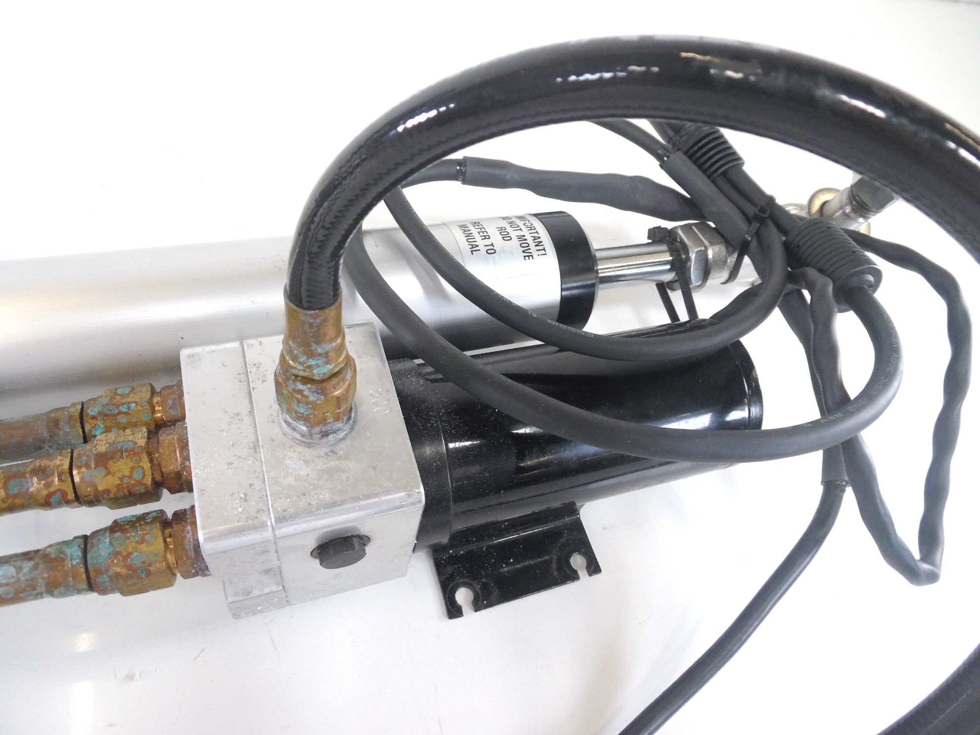 Garmin Class B Hydraulic Linear Drive Unit f/ GHP12 010-11573-00 - Max ...