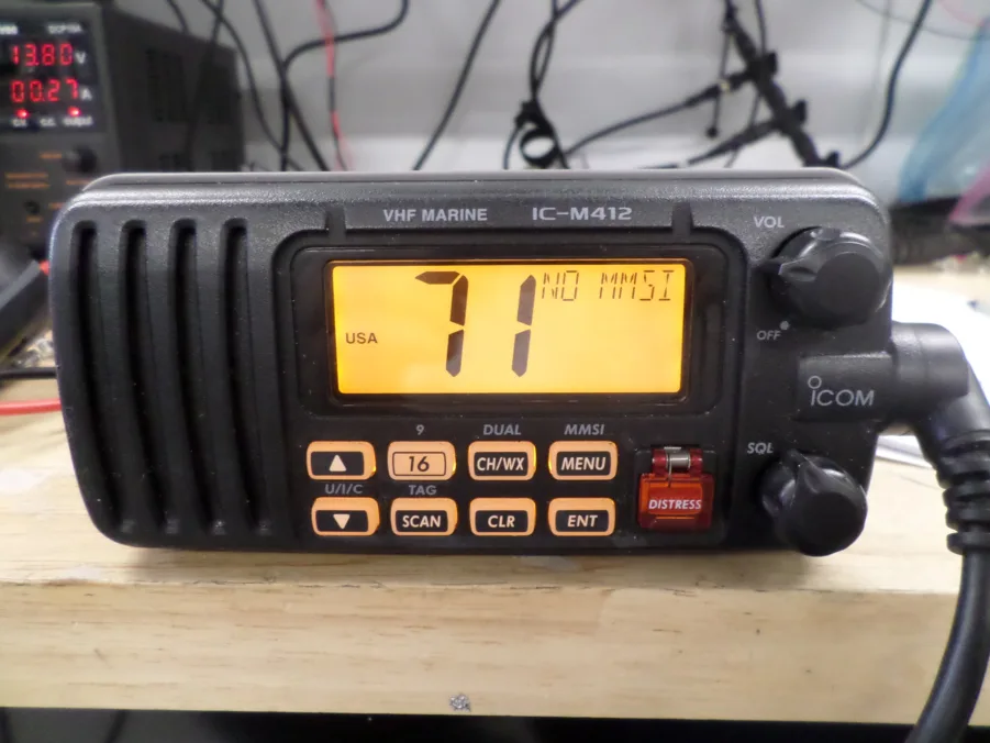Icom IC-M412 Compact DSC Marine VHF Radio - *Tested* - Max Marine ...