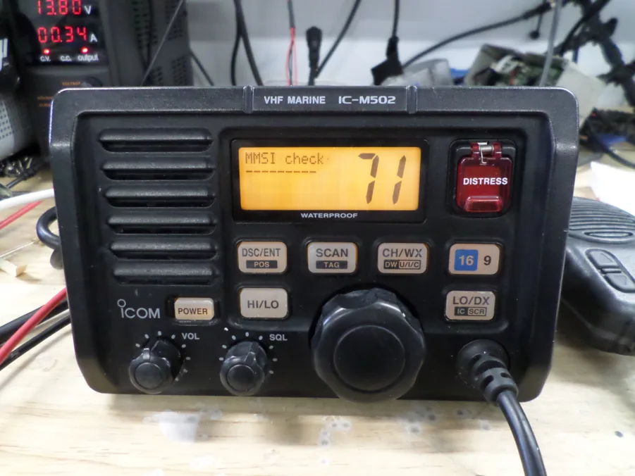 Icom IC-M502 DSC Marine VHF Radio with Attached Mic - *Tested* - Max ...