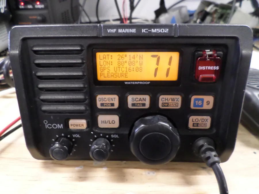 Icom IC-M502 DSC Marine VHF Radio with Attached Mic - *Tested* - Max ...
