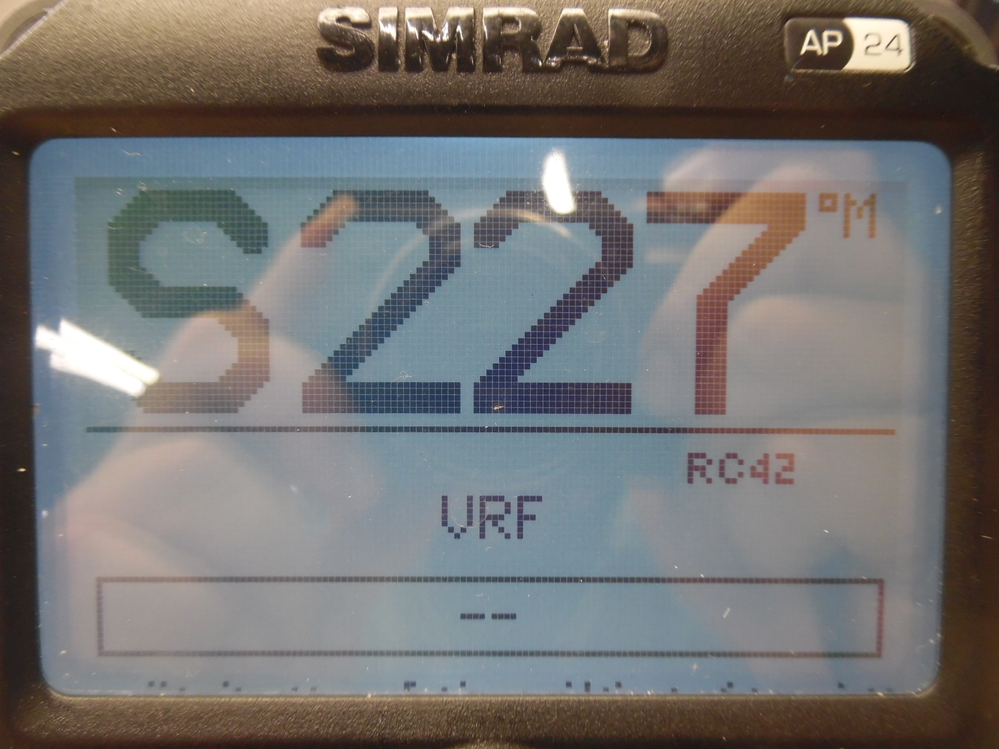 Simrad AP24 Autopilot Control Head 22096614 - Max Marine Electronics