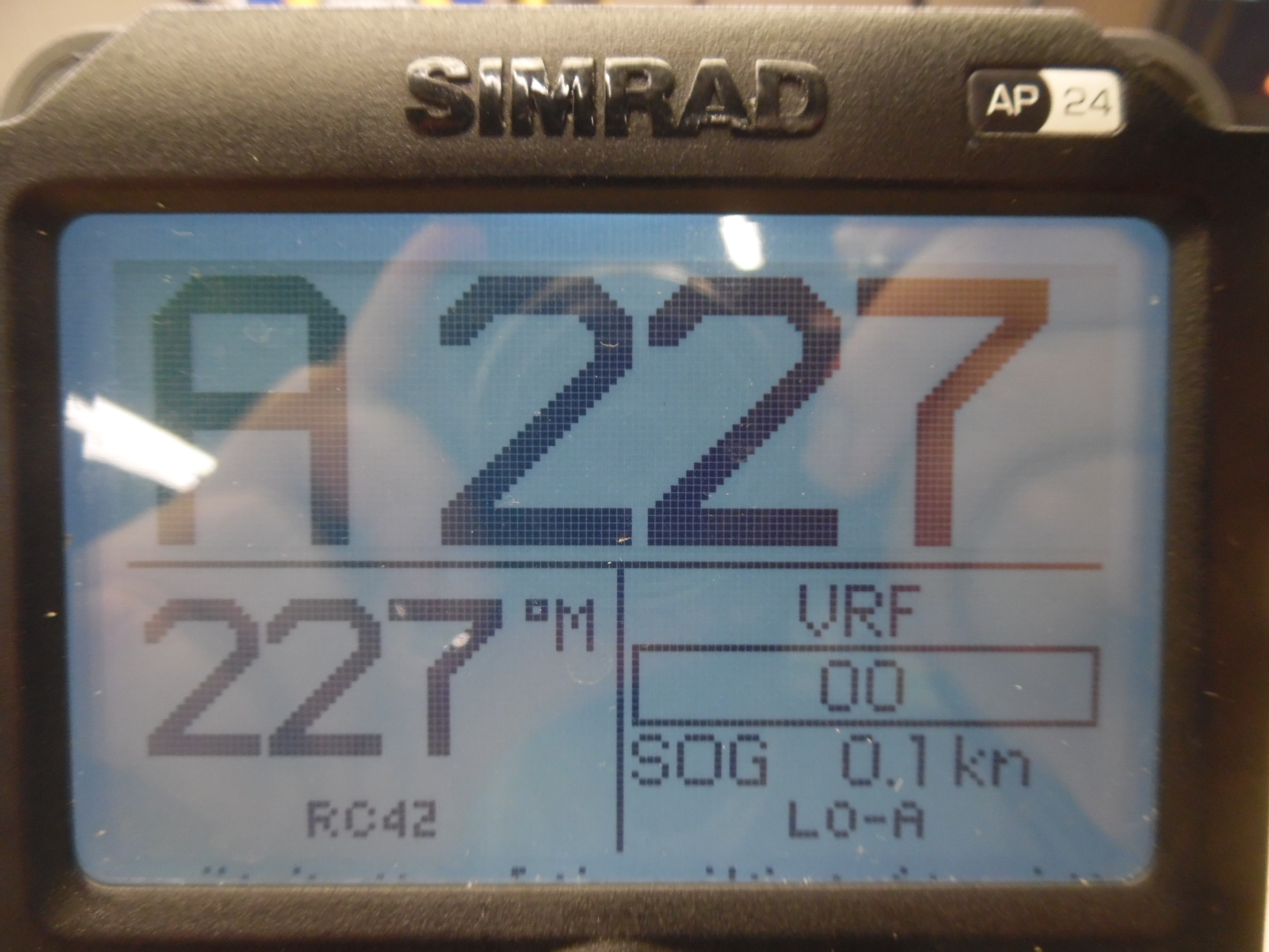 Simrad AP24 Autopilot Control Head 22096614 - Max Marine Electronics