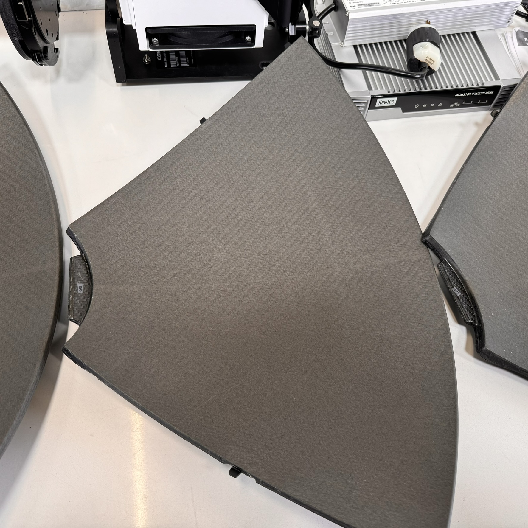 Cobham Explorer 3075 0.75m Ku-Band Manual Fly-Away Antenna System 20w ...