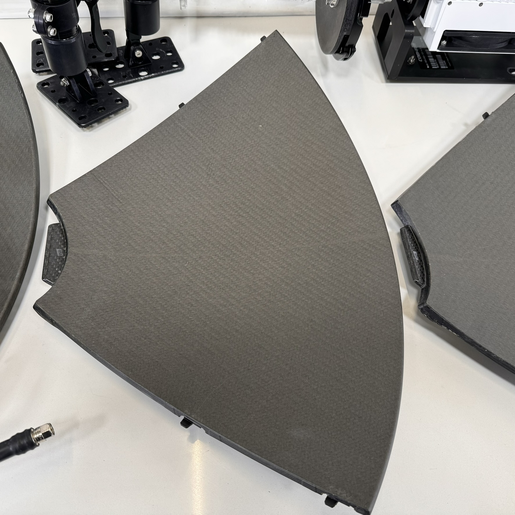 Cobham Explorer 3075 0.75m Ku-Band Manual Fly-Away Antenna System 20w ...