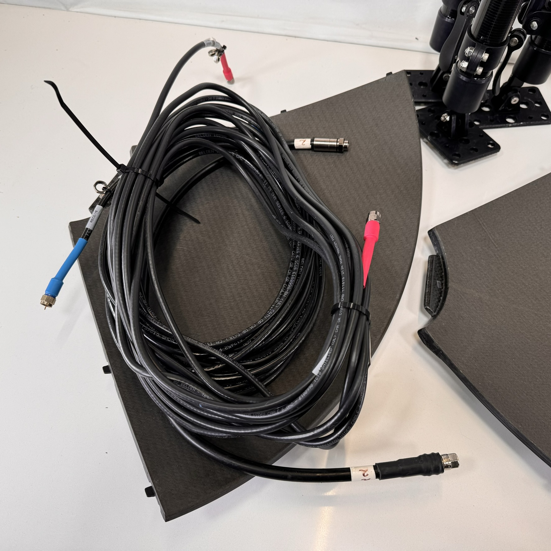 Cobham Explorer 3075 0.75m Ku-Band Manual Fly-Away Antenna System 20w ...