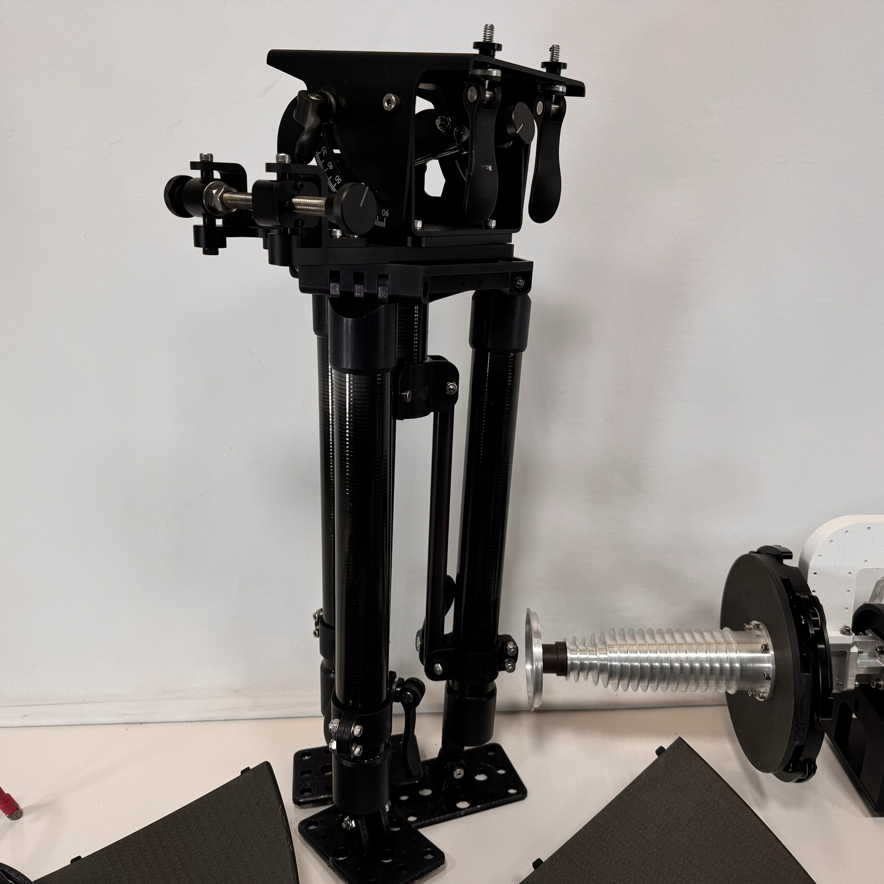 Cobham Explorer 3075 0.75m Ku-Band Manual Fly-Away Antenna System 20w ...