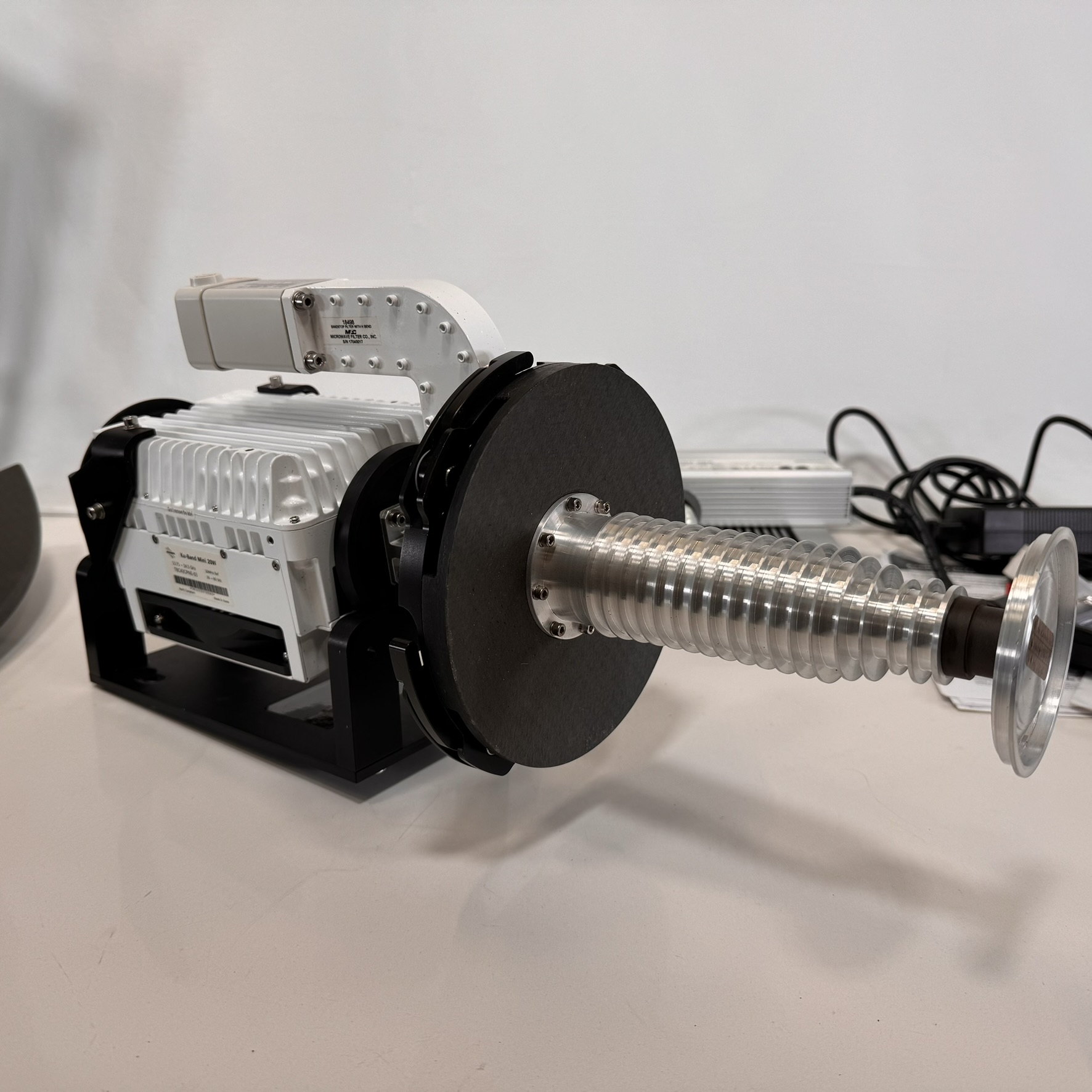 Cobham Explorer 3075 0.75m Ku-Band Manual Fly-Away Antenna System 20w ...