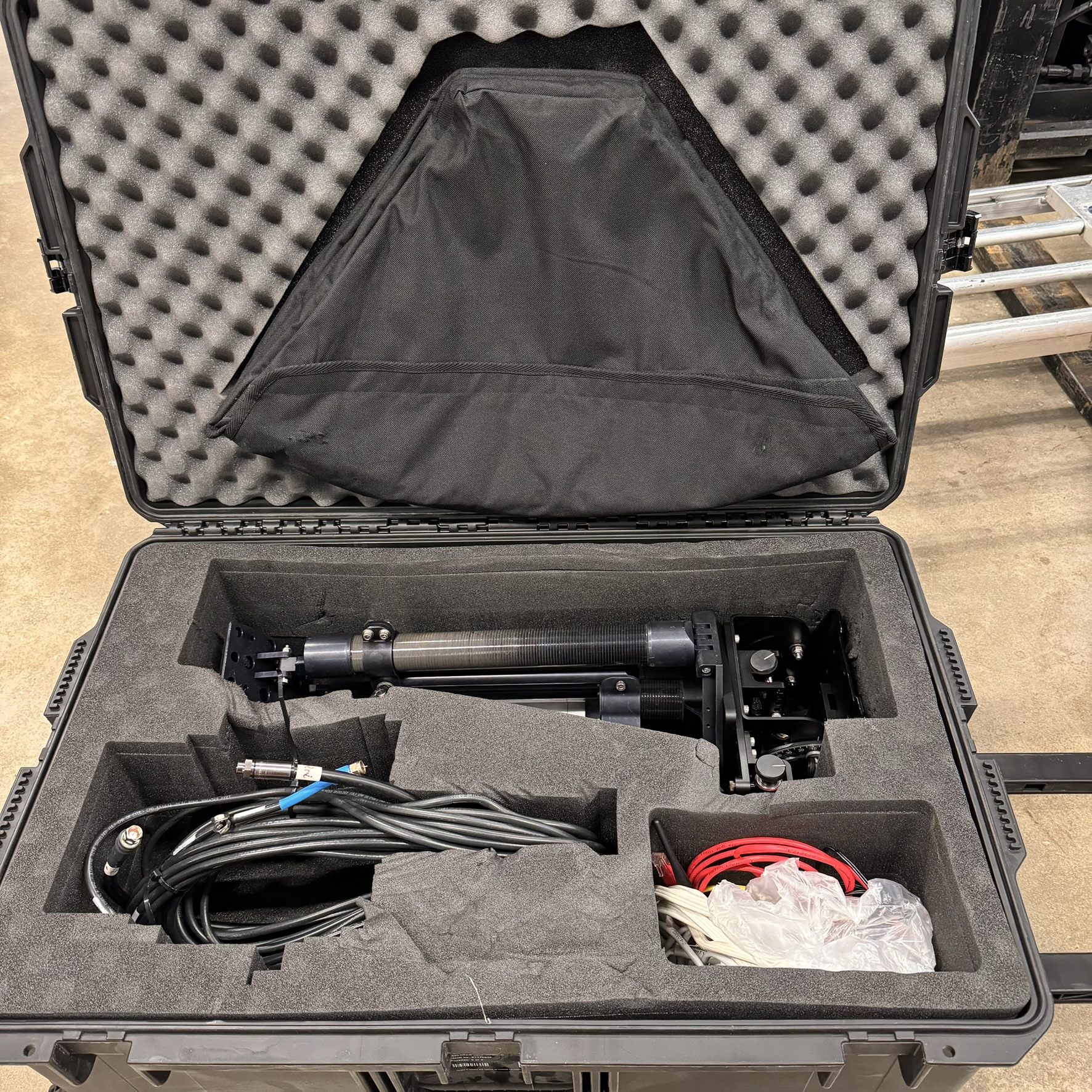 Cobham Explorer 3075 0.75m Ku-Band Manual Fly-Away Antenna System 20w ...