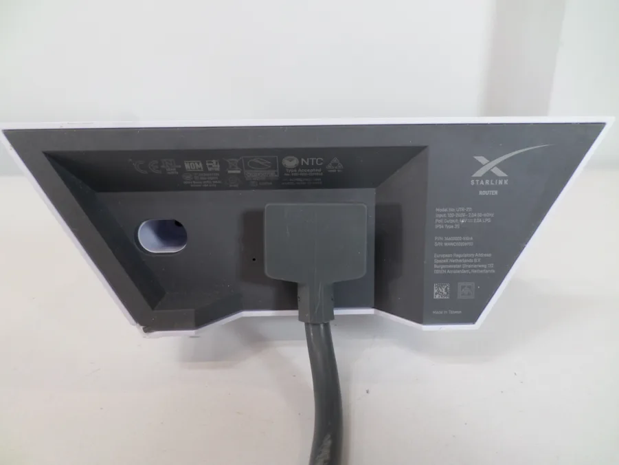 Starlink Mesh WiFi Router UTR-211 with Power Cable - Max Marine Electronics