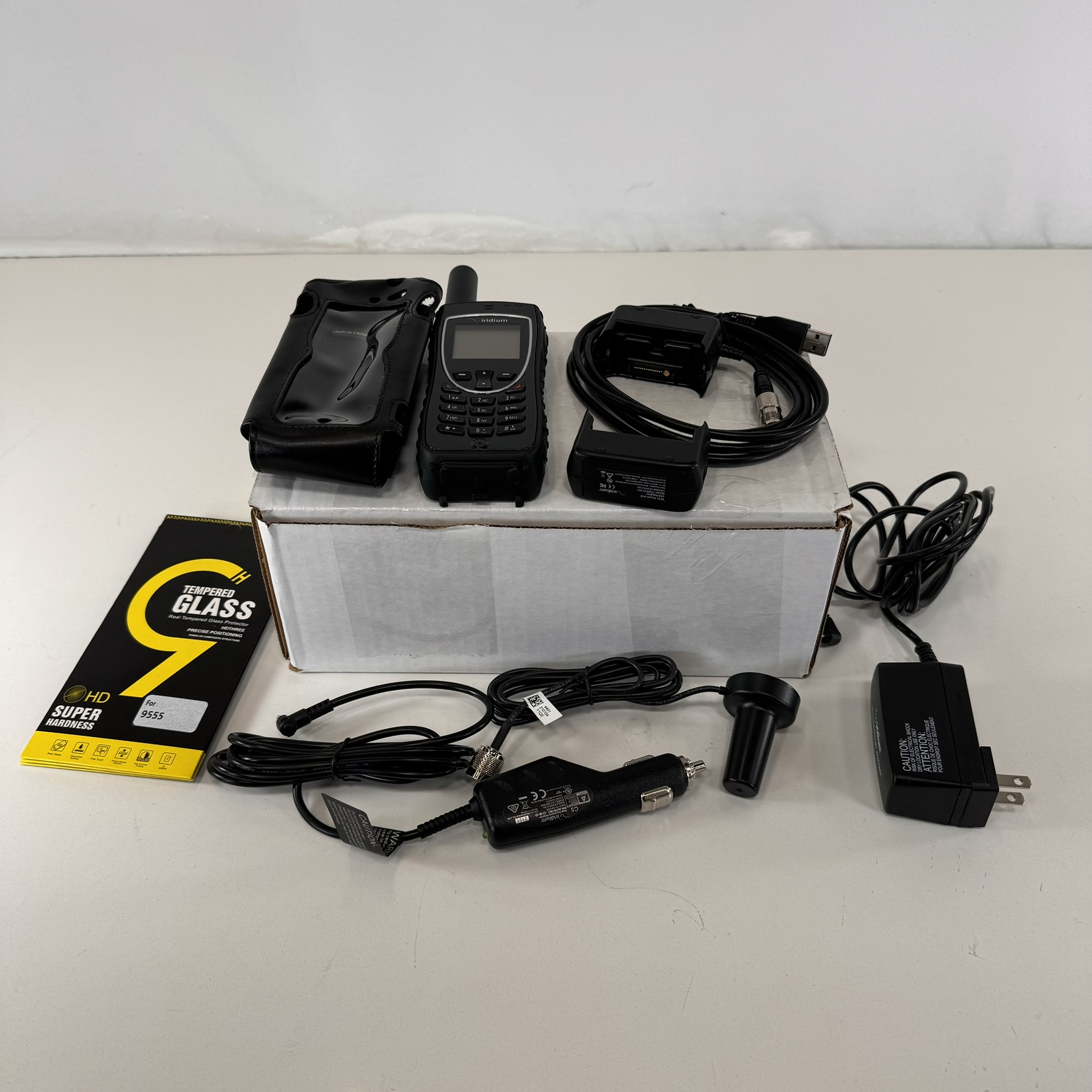 Iridium Extreme 9575 Satellite Phone w/ Accessories in Good Working ...