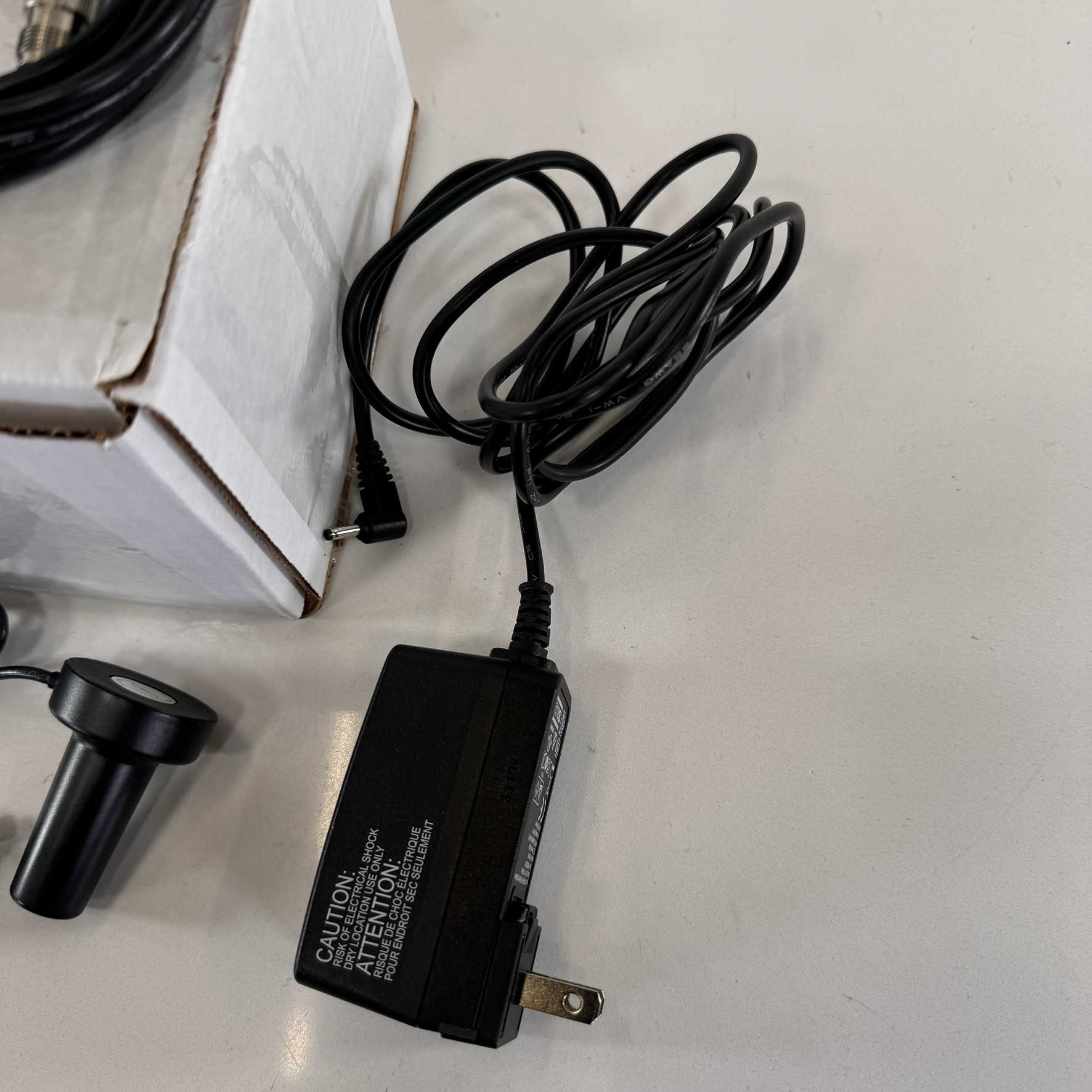 Iridium Extreme 9575 Satellite Phone w/ Accessories in Good Working ...