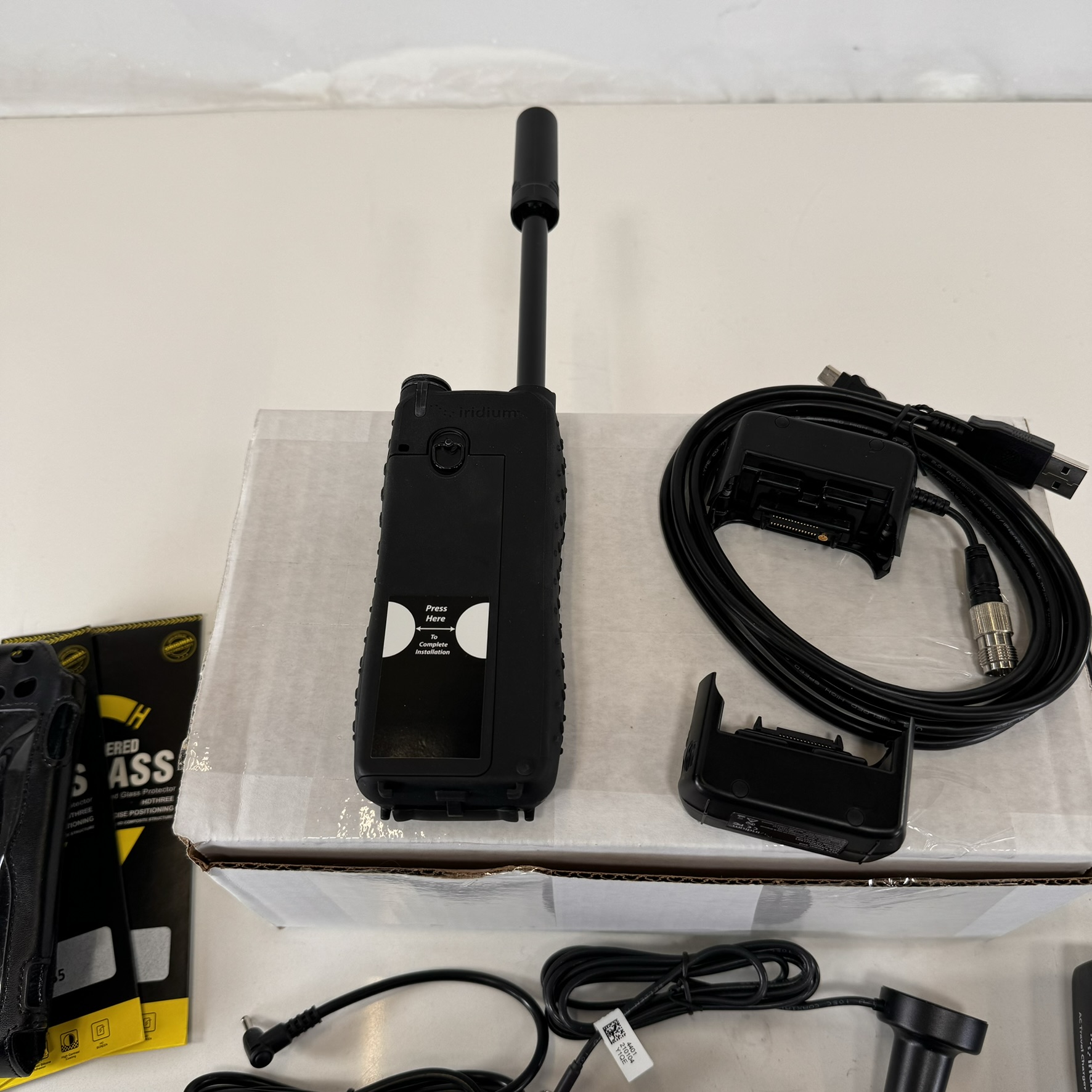 Iridium Extreme 9575 Satellite Phone w/ Accessories in Good Working ...