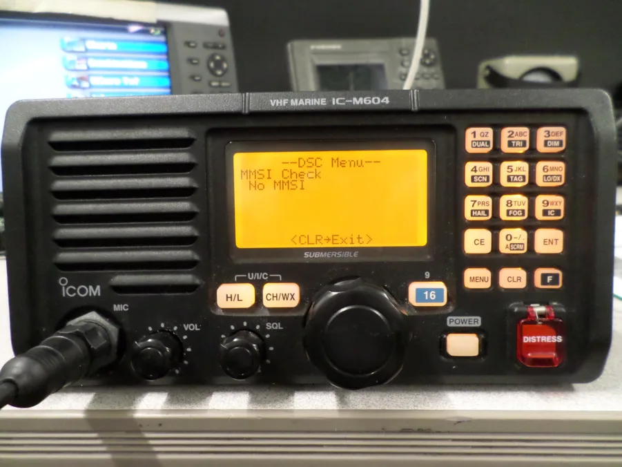 Icom IC-M604 Marine VHF Radio With Remote Mic Setup W/HM-126 ...
