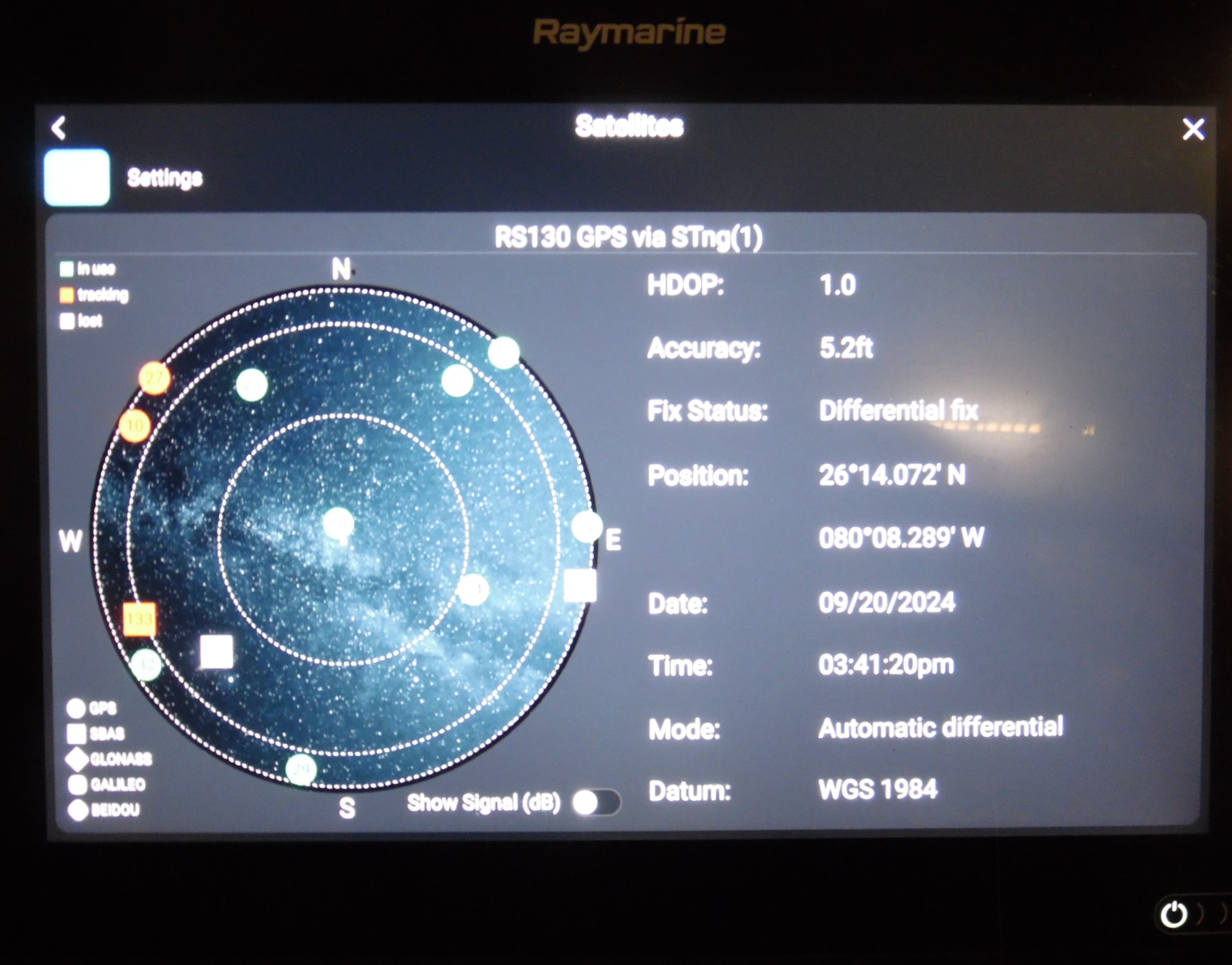 Raymarine Axiom 12 RV RealVision 3D Touchscreen MFD with Sun Cover ...