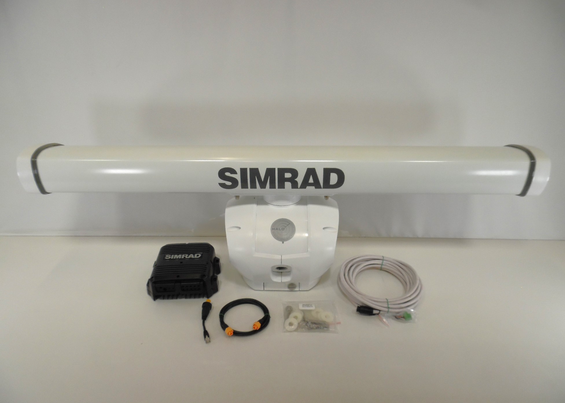 SIMRAD HALO 4 Pulse Compression Radar 4′ Open Array W/RI-12 -BENCH ...