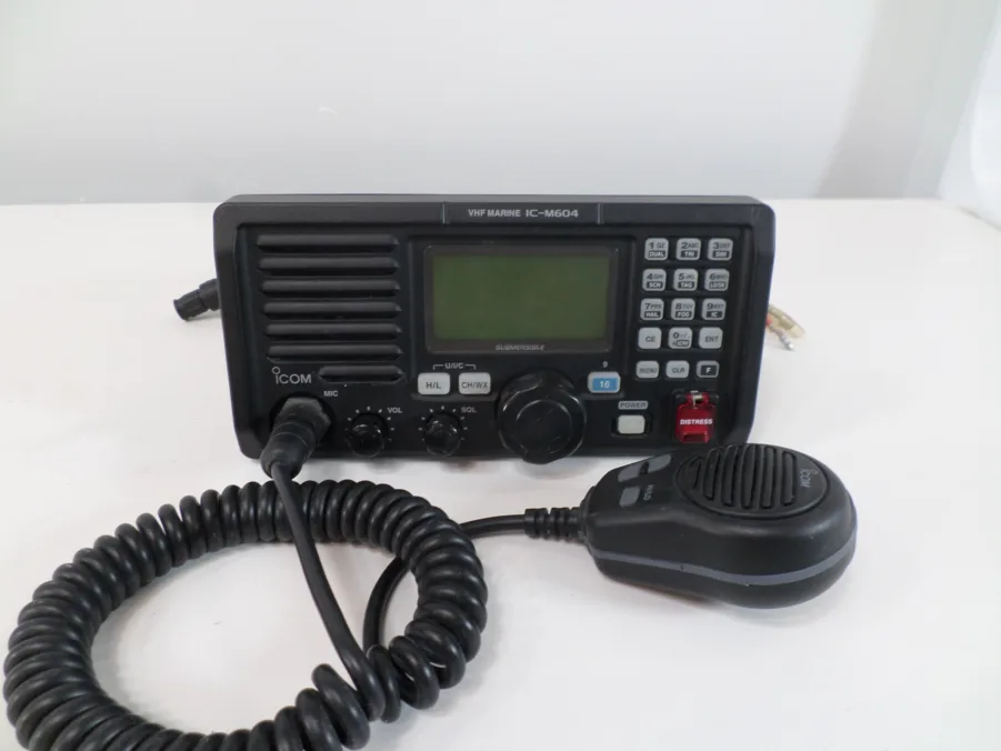 Icom IC-M604 Marine VHF Radio with Detachable HM-126 Mic ...