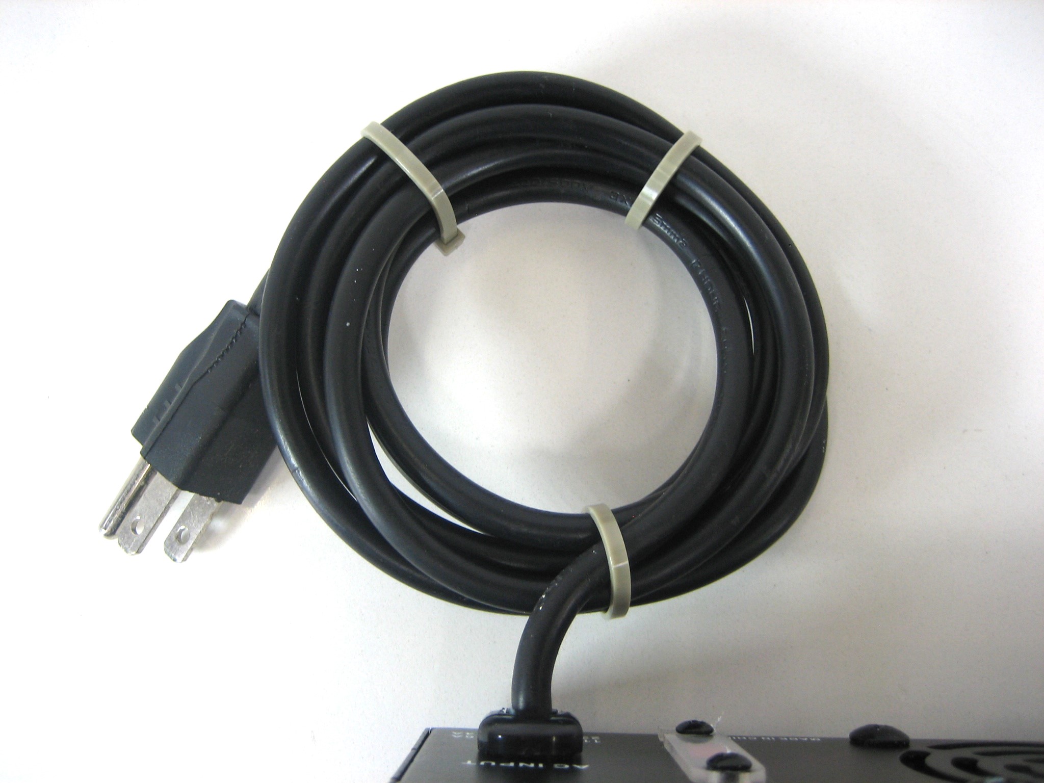 Pyramid PSV300 13.8V 30A Compact Bench Switching DC Power Supply Tested ...