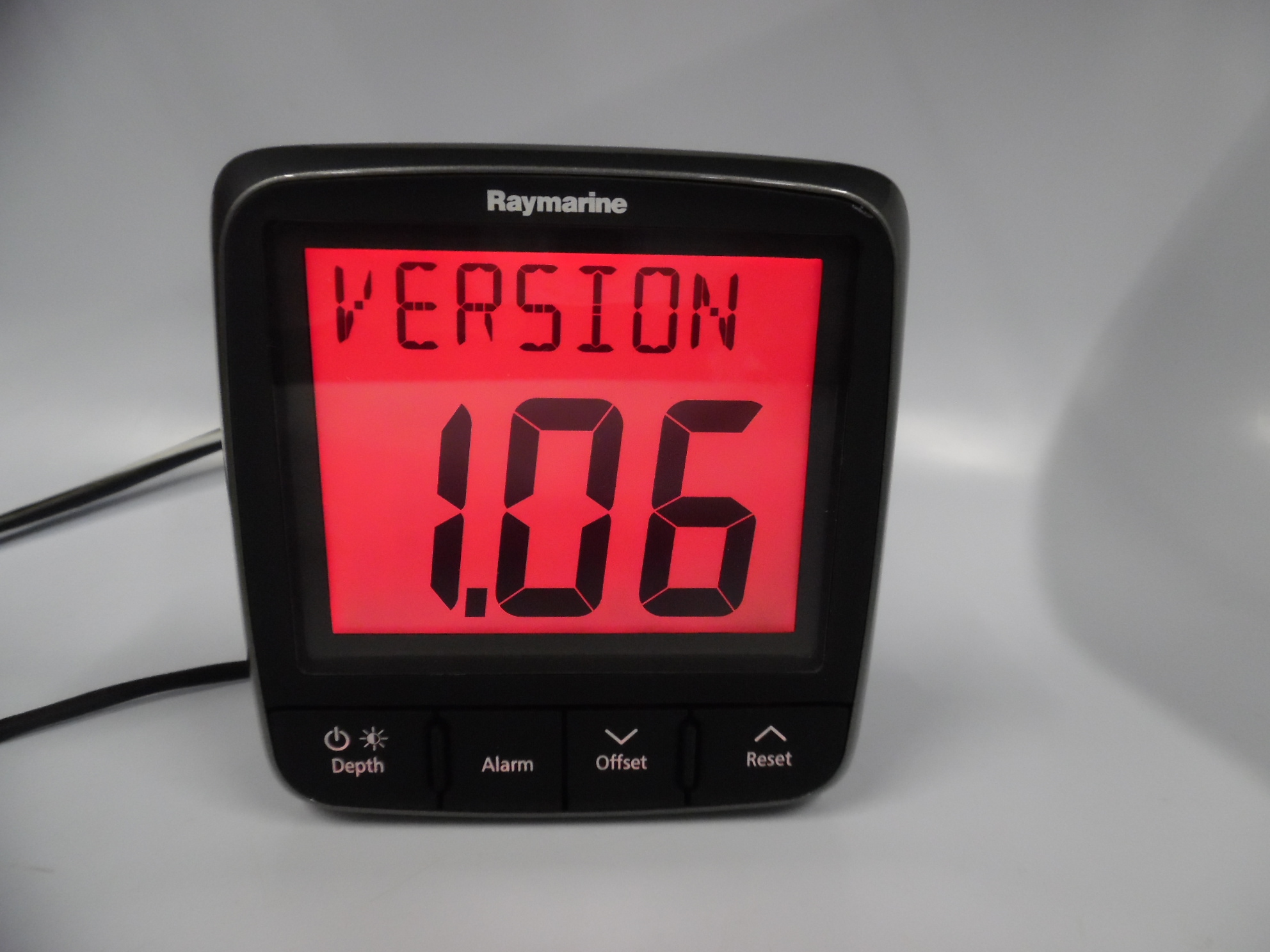 Raymarine i50 Depth Instrument Display w/ Sun Cover – E70059 – 90 Day Warranty!! - Max Marine ...