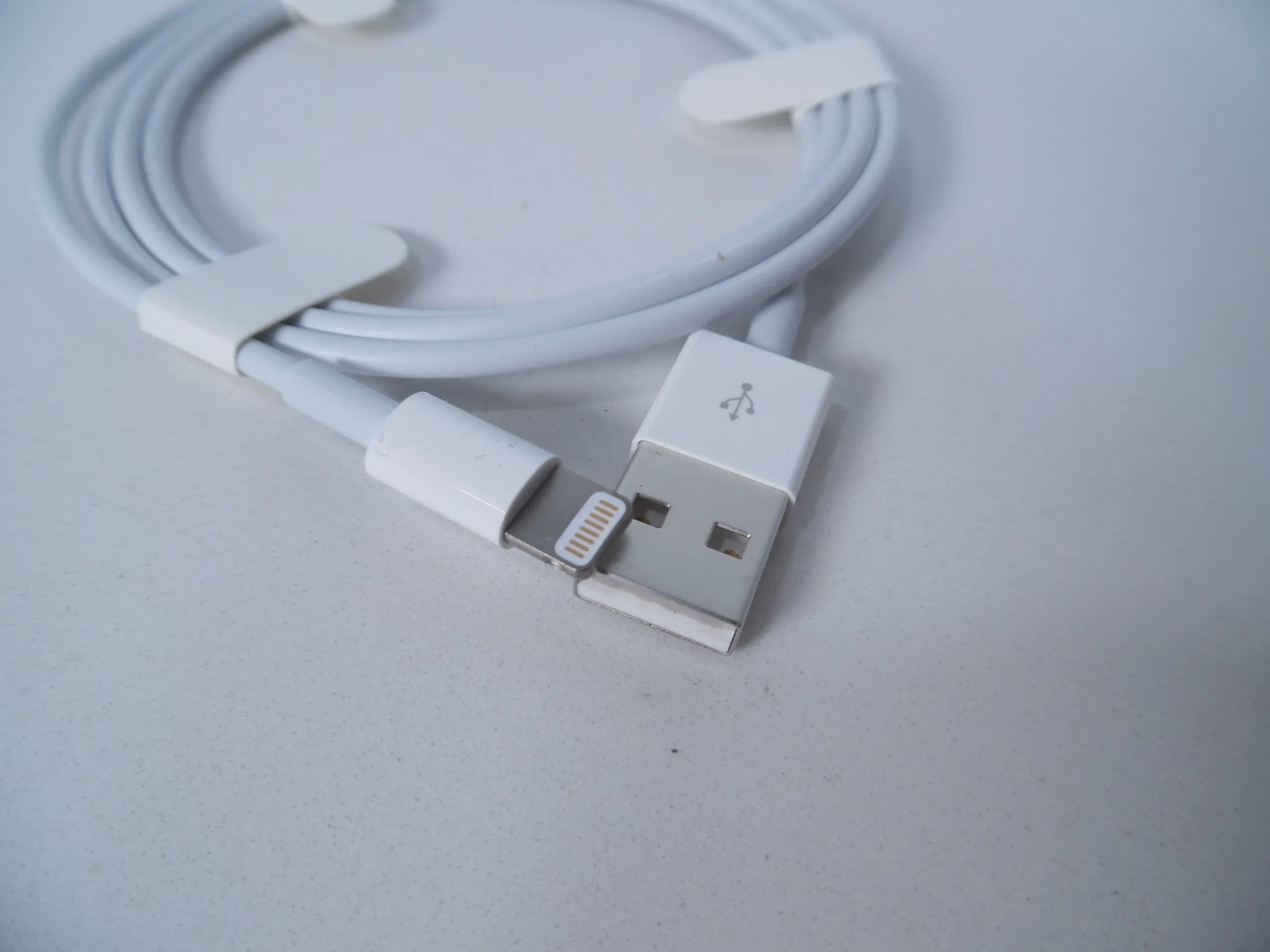 Genuine OEM Apple Lighting to USB Charging Cable 1M Lot Of 10 - Max ...