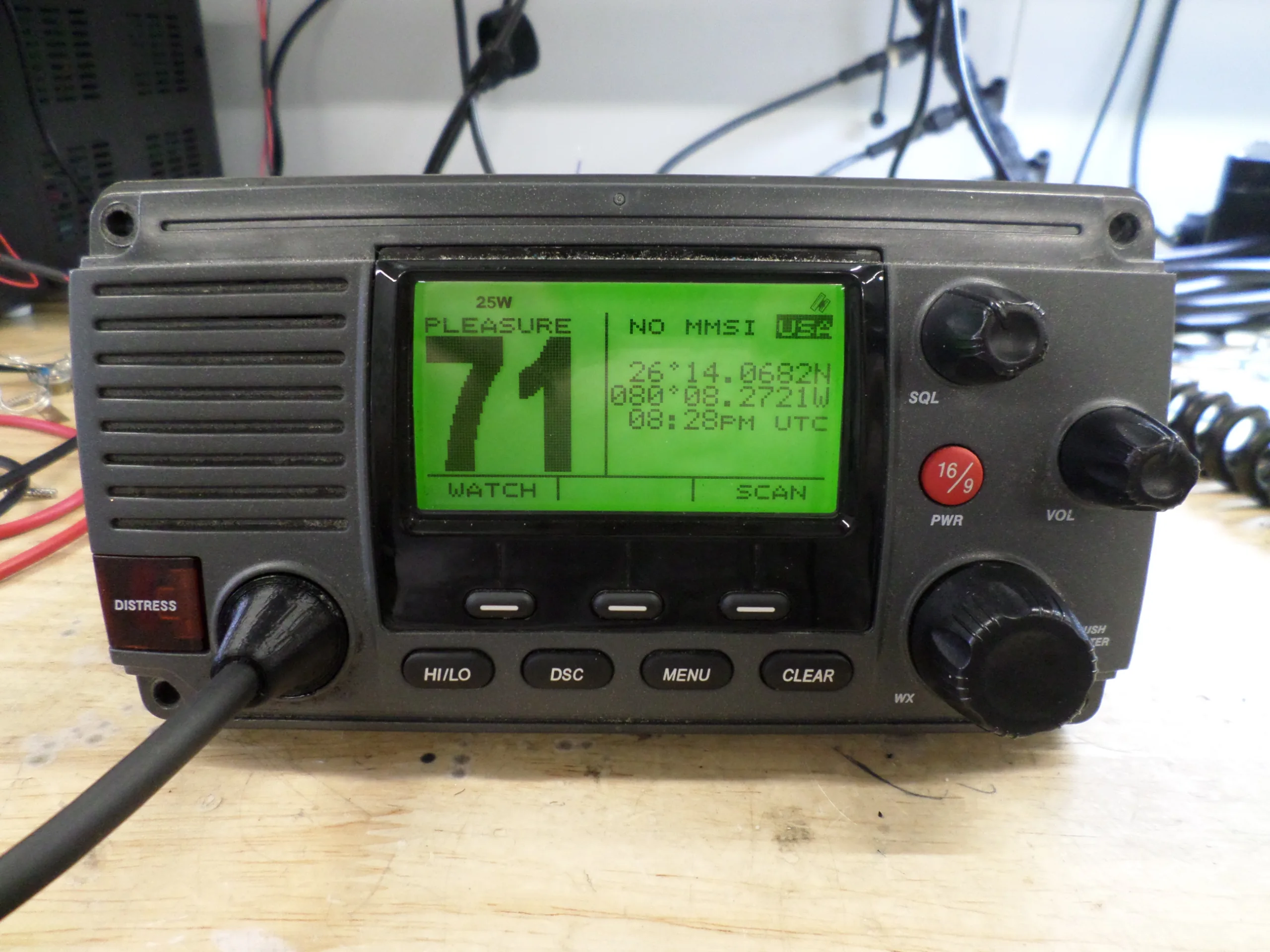 Garmin VHF 100 DSC Marine Radio - *With Rebuilt Handset*-Working - Max ...