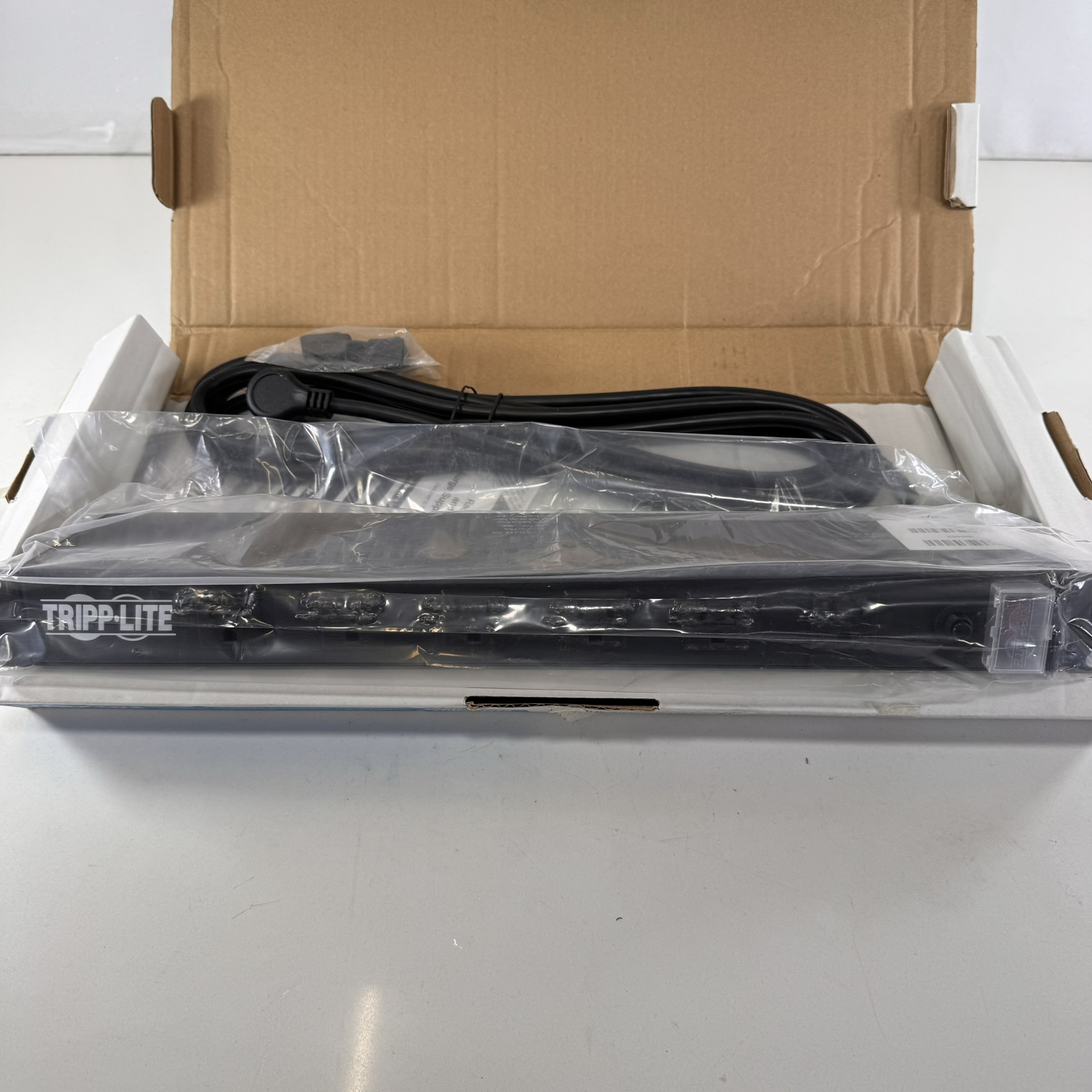 Tripp Lite 12-Outlet Rackmount PDU Power Strip, Six Front & Six Rear ...