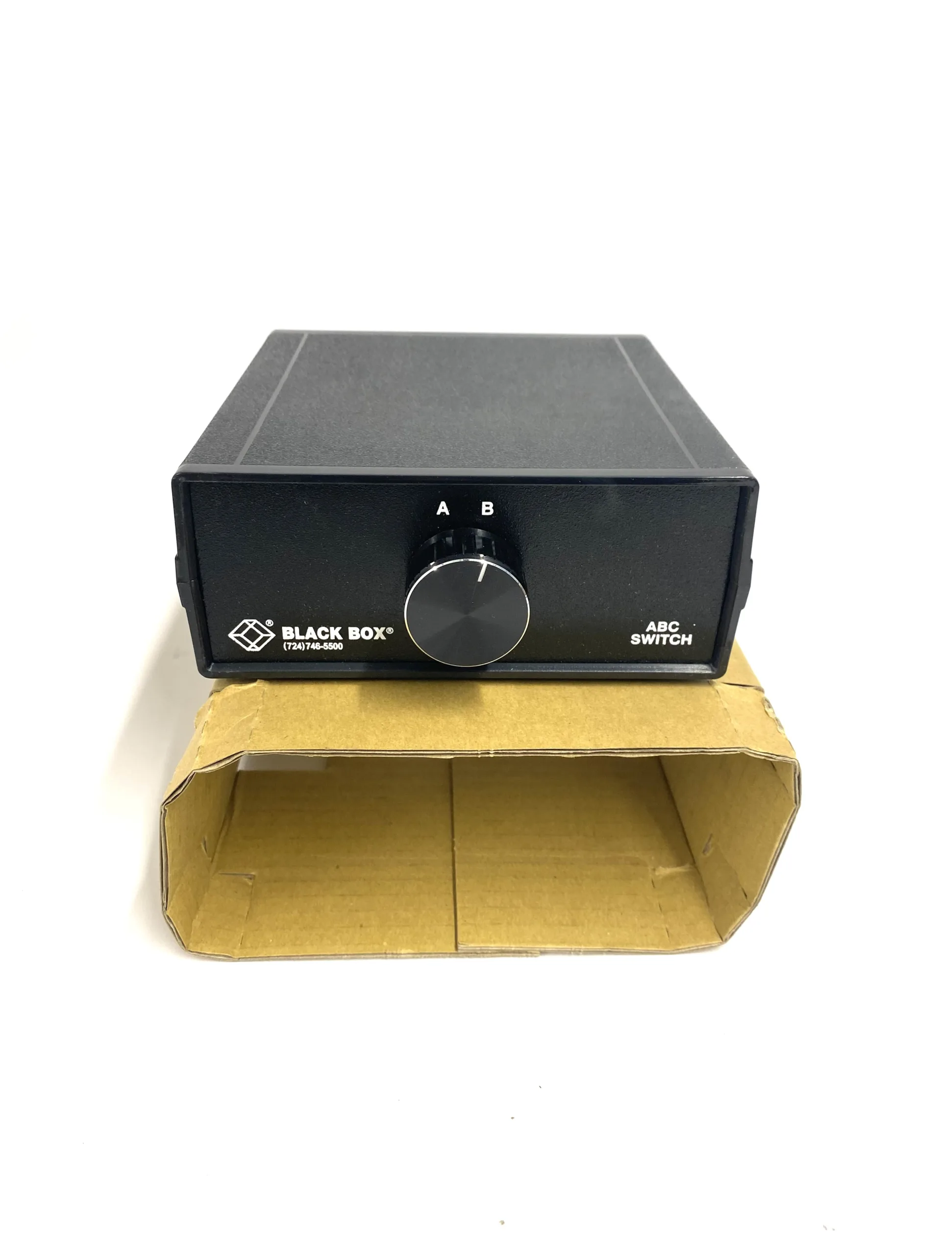 Black Box Corp SWL030A-MMM 2 to 1 DB-9 ABC Switch - NEW OLD STOCK - Max ...