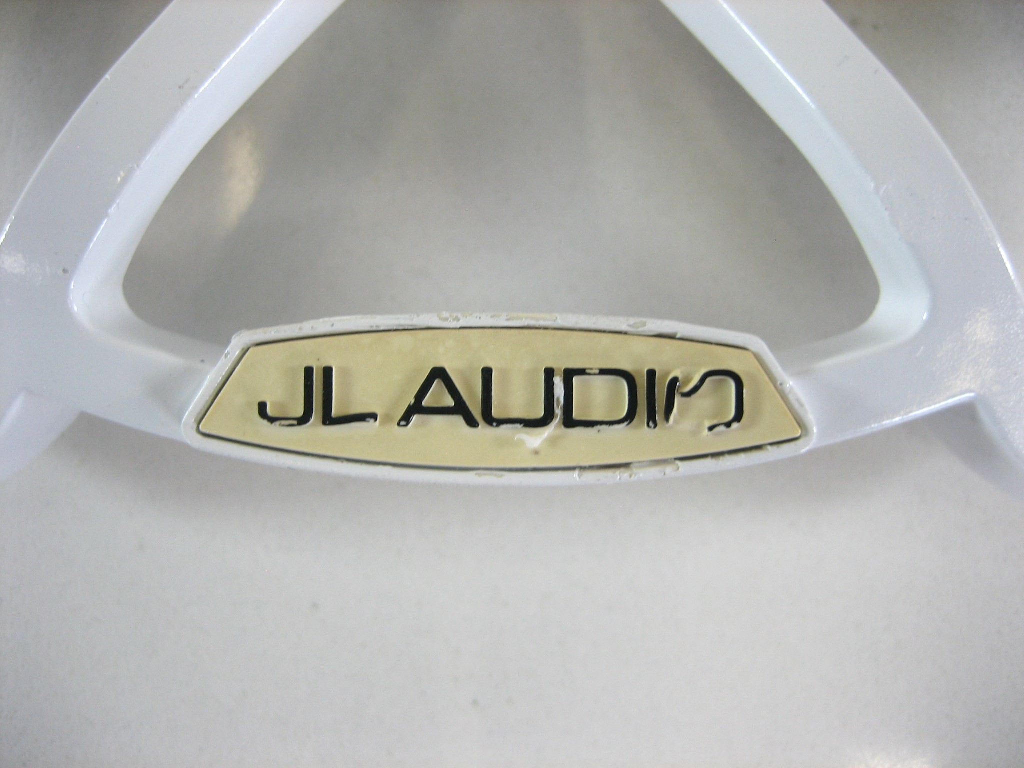 JL Audio M6-880SGI-S-Gw M6 Series 8.8" White Sports Grille Insert, Sold Individually - Max ...