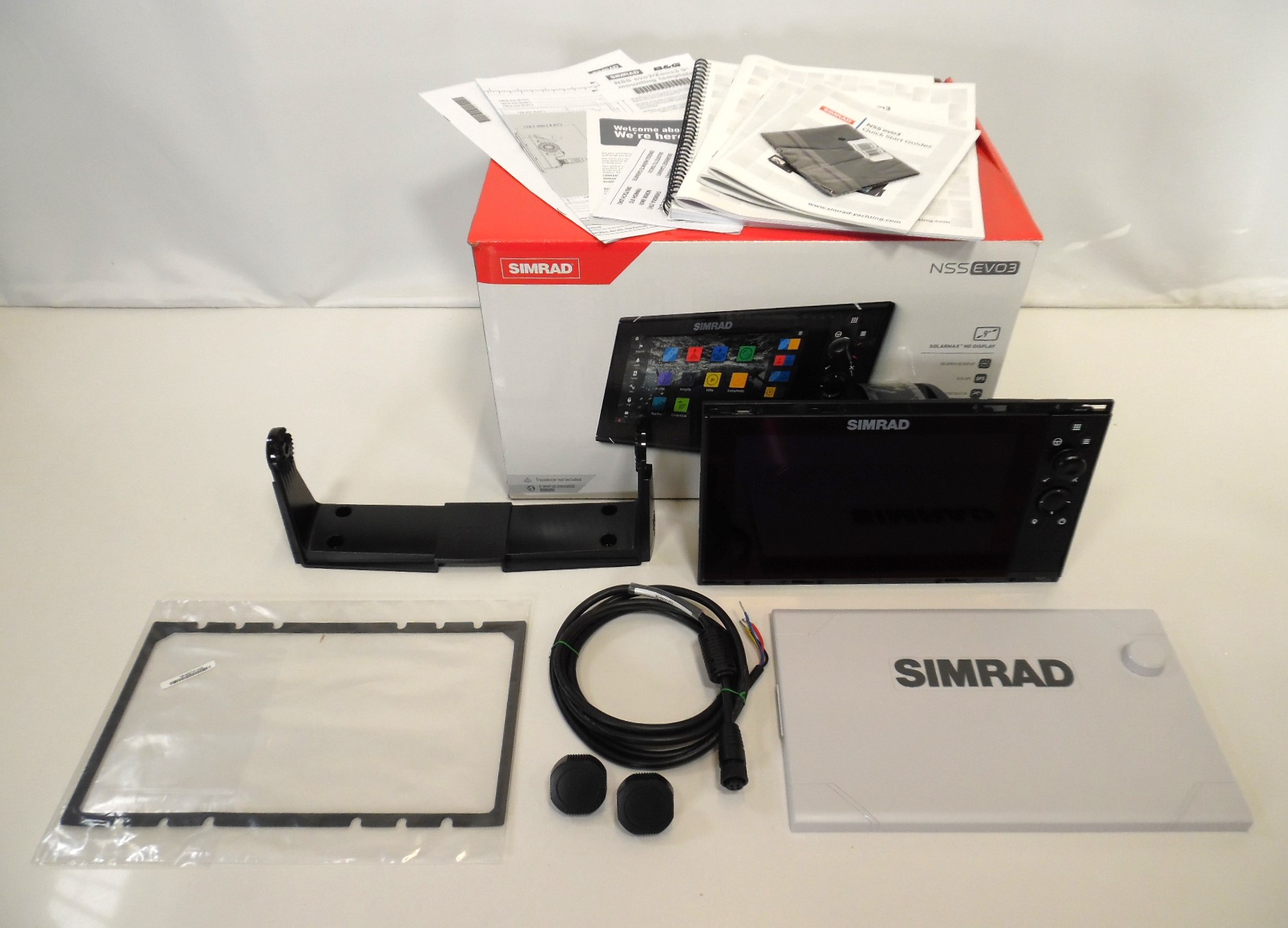 Simrad NSS9 Evo3 9" Touchscreen MFD Chartplotter (Tested Good) 90-Day ...