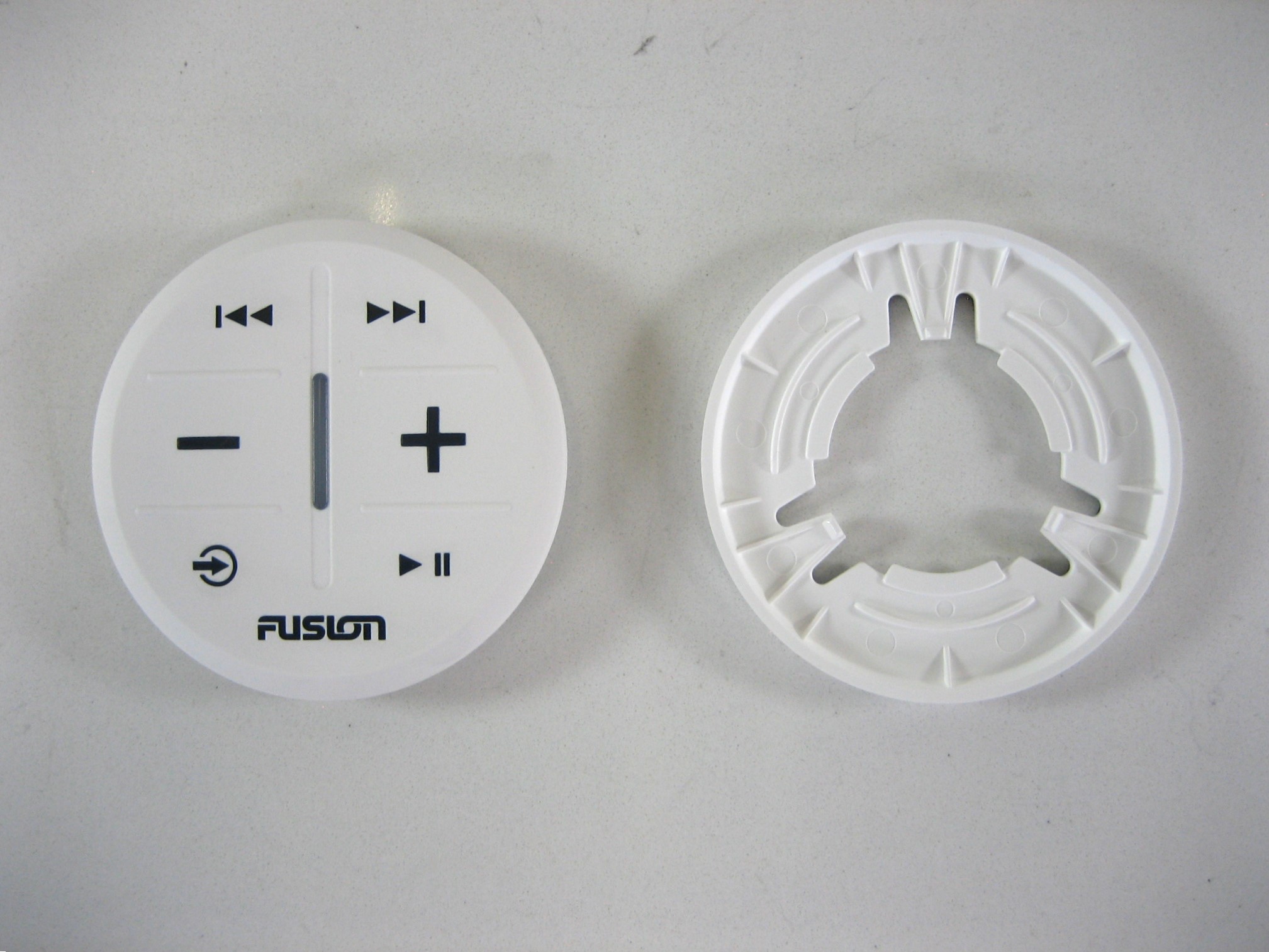 Fusion MS-ARX70W Ant Wireless Stereo Remote (White) New Open Box Tested ...