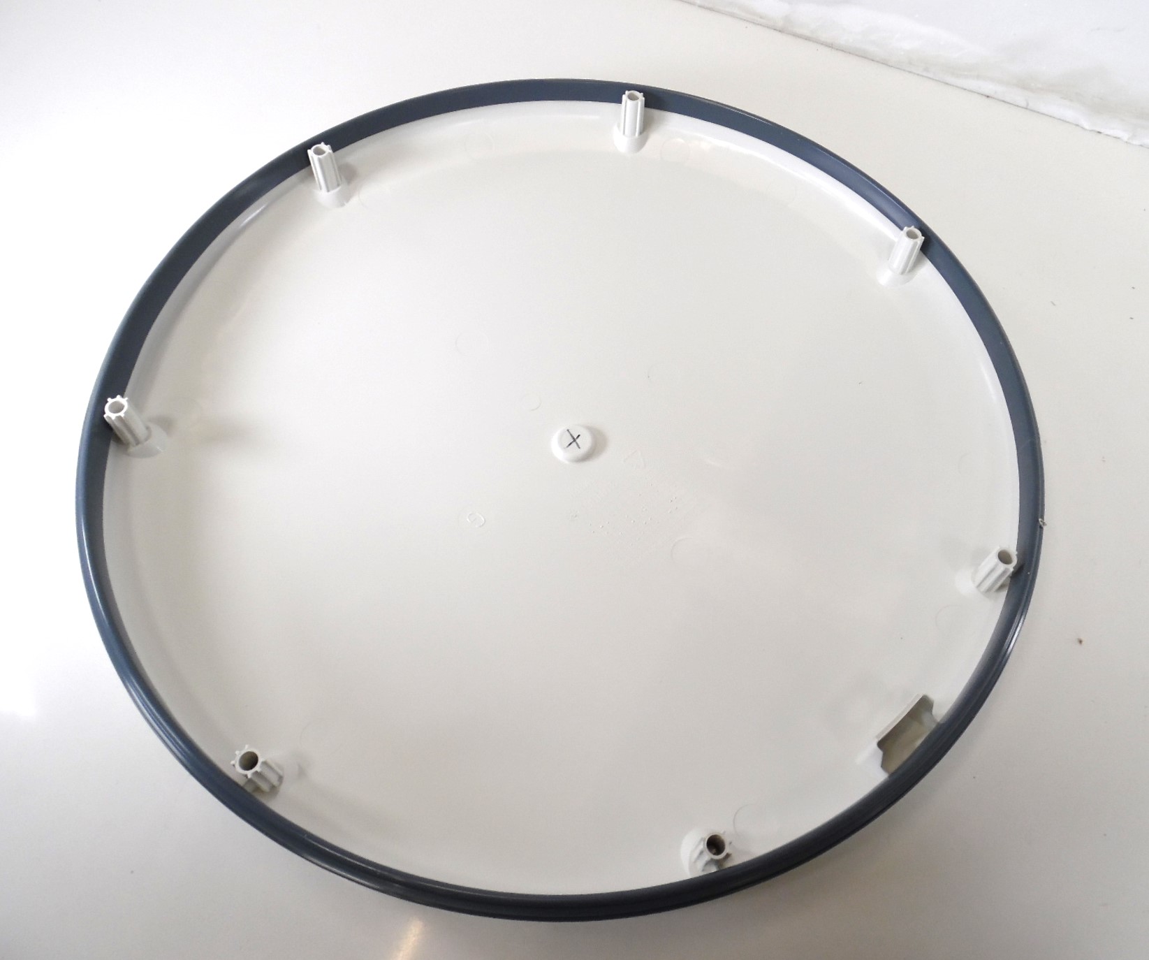 Raymarine - R58229 - 18" Radome Replacement Lid + Screws for NGS RD218 ...