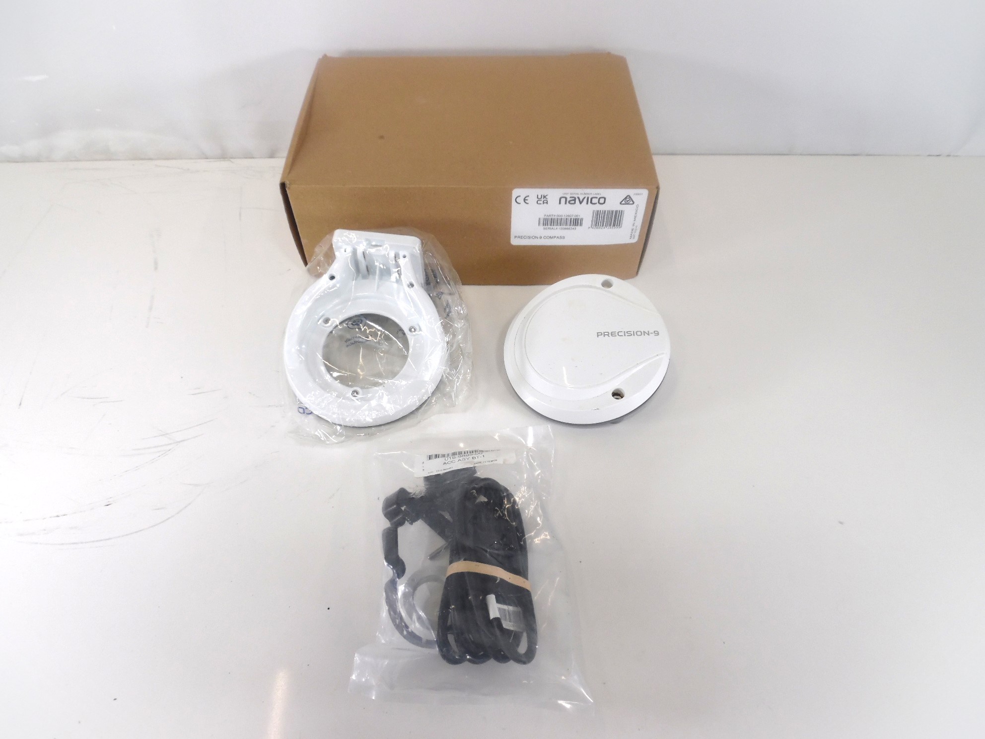 Simrad Precision 9 Compass W/Mounting Bracket + Accessories - Max ...