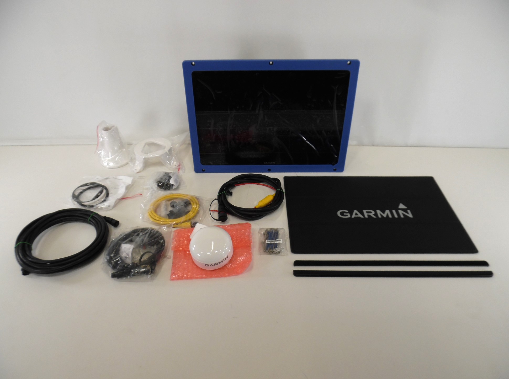 Garmin GPSmap 8617 17″ Touchscreen MFD (90 Day Warr) NEW LCD W ...