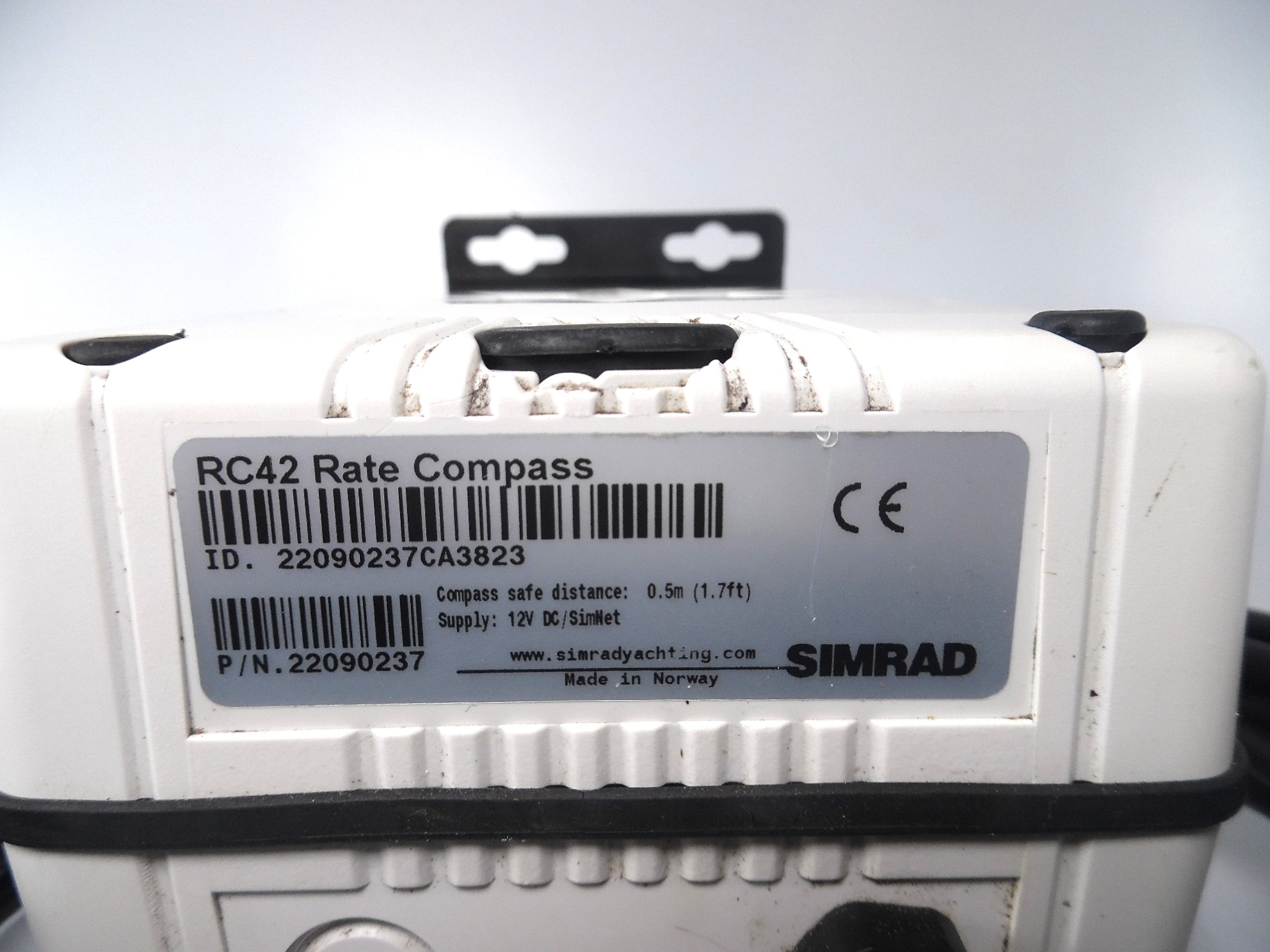 Simrad-RC42 Rate Compass Simnet-NMEA2000 Heading Sensor 22090237 - Max ...