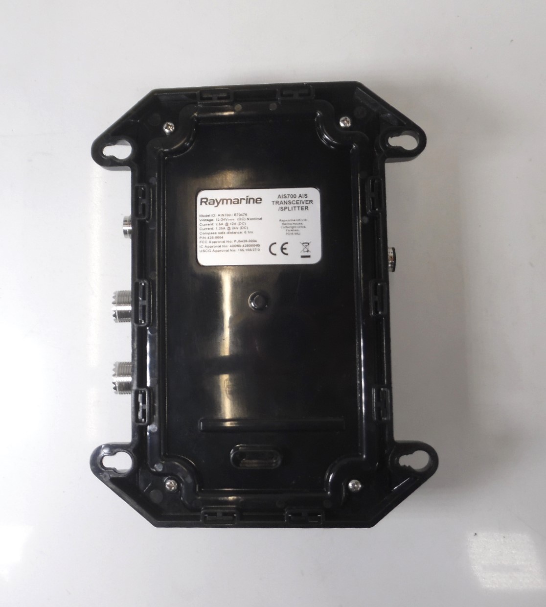 Raymarine AIS700 - E70476R Class B AIS w/ Splitter - W/ Cables - Tested ...