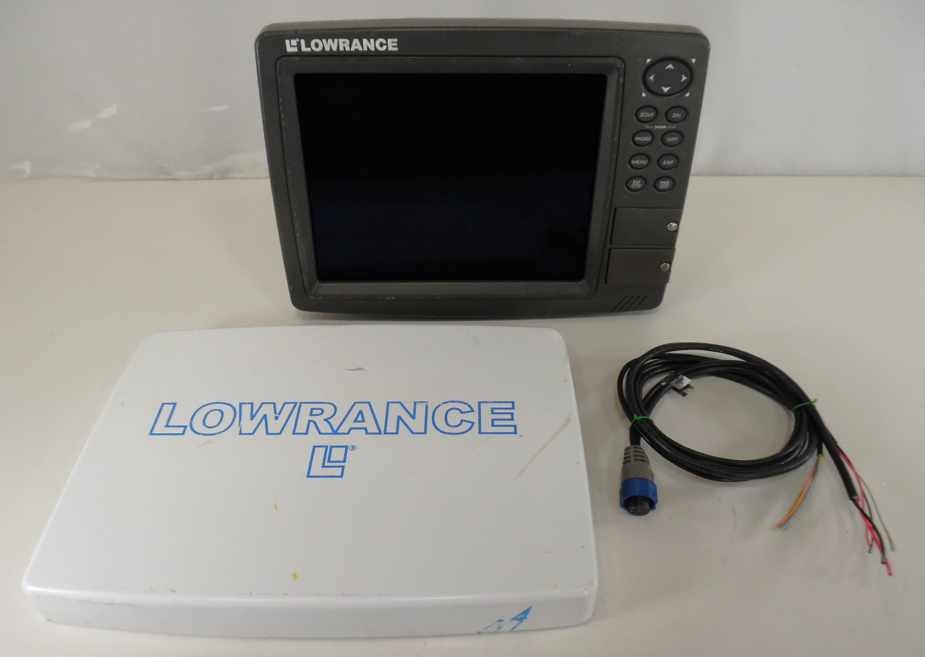 Lowrance LCX-110C Display Chartplotter/Fishfinder + Suncover - Good ...